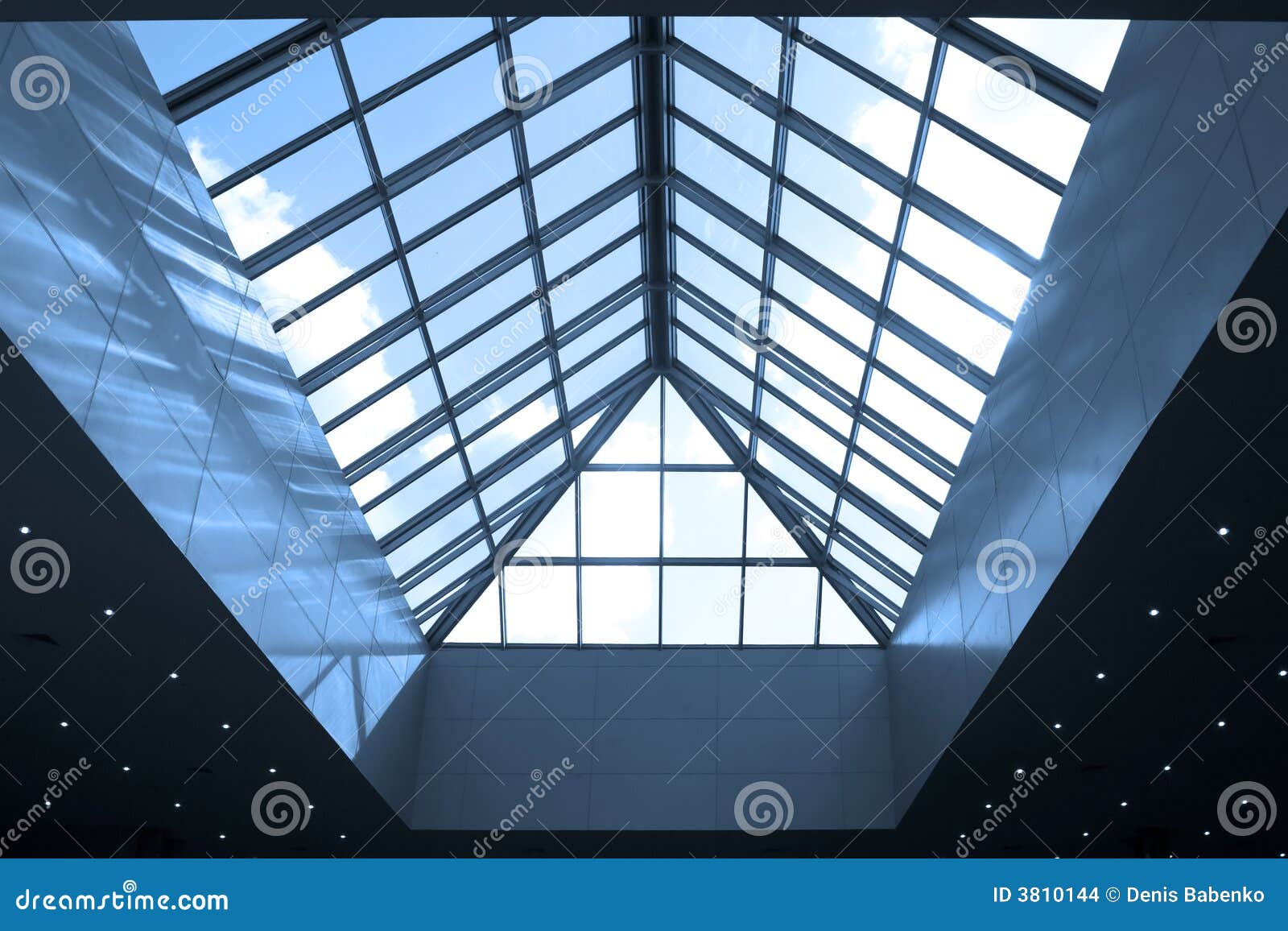 Techo azul en oficina foto de archivo. Imagen de adentro - 3810144