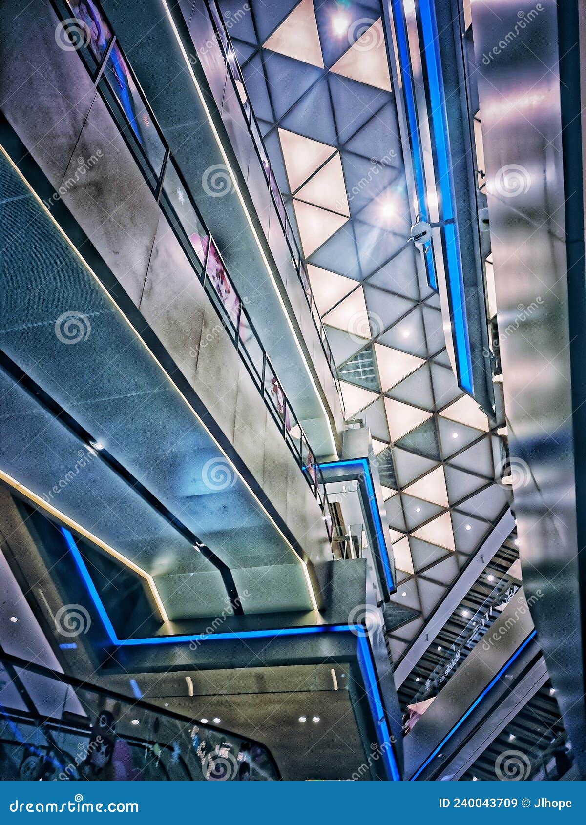 Techo De Un Edificio Moderno Imagen de archivo - Imagen de edificio ...