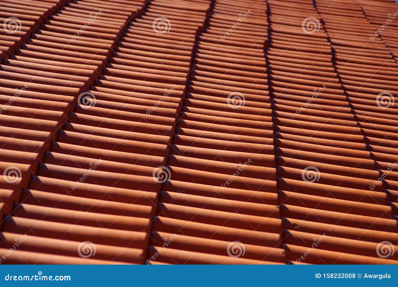 Techo rojo foto de archivo. Imagen de material, color - 158232008