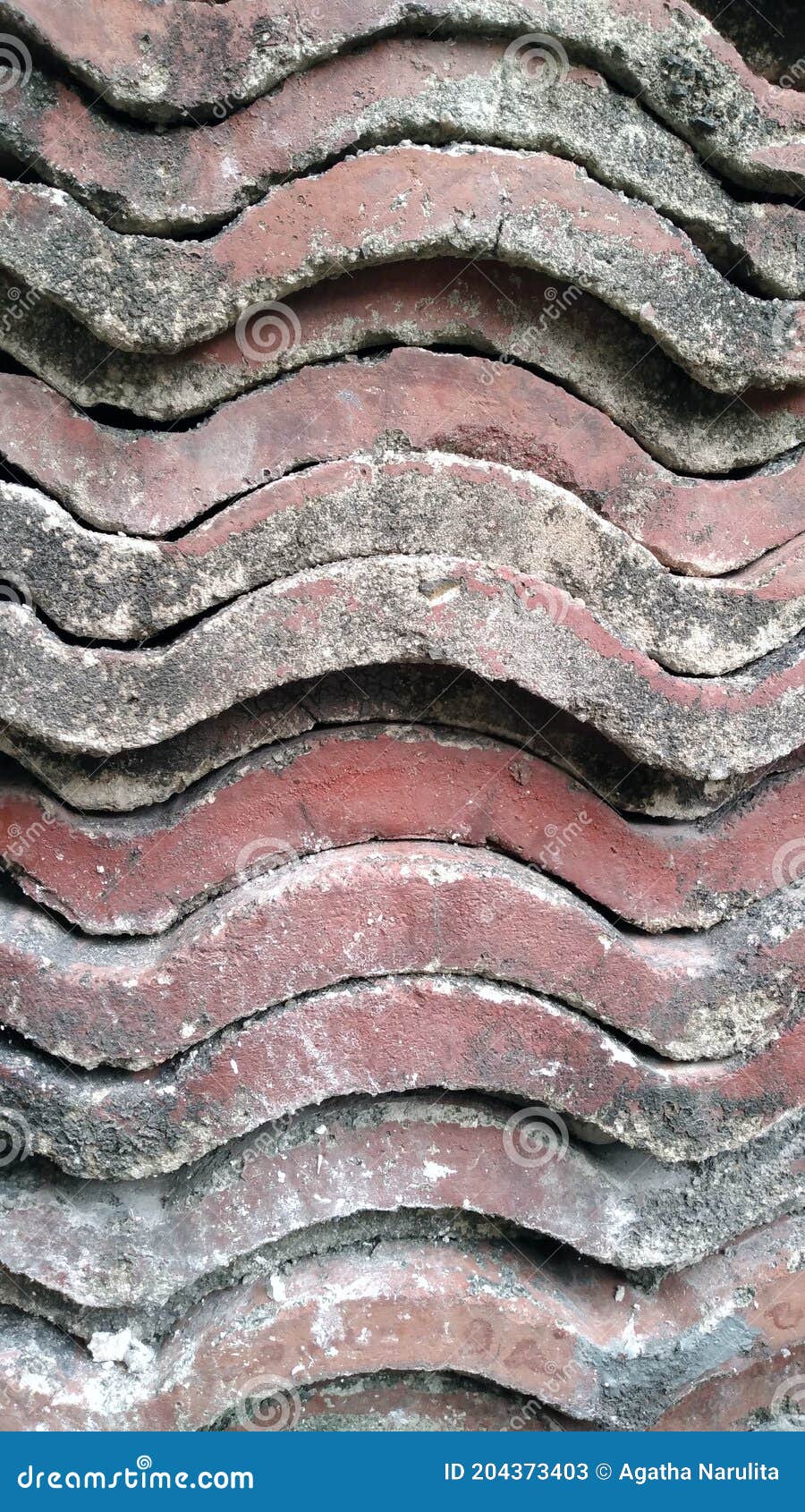 Techos De Teja Rota En Fondo Imagen de archivo - Imagen de roto ...