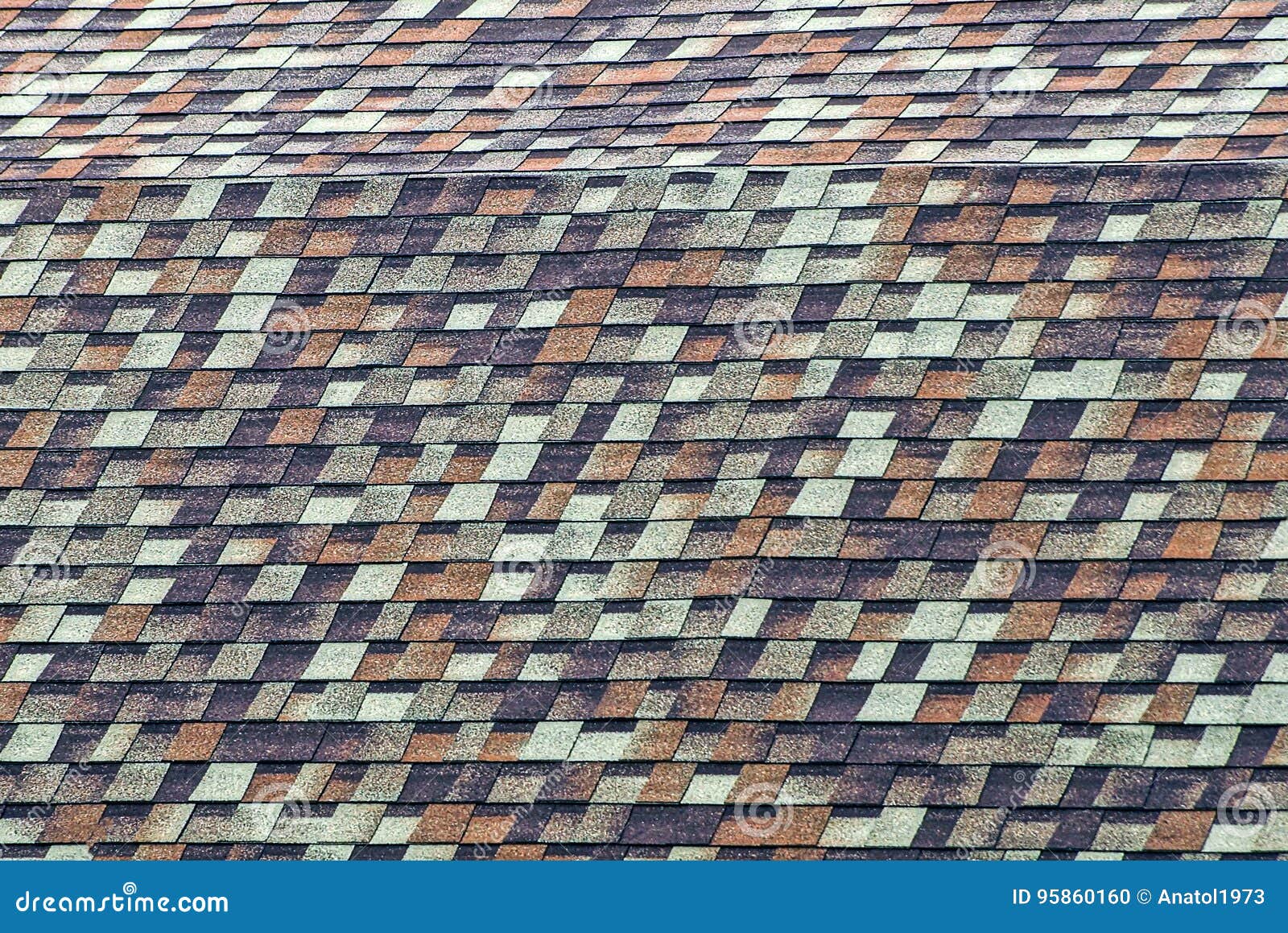 Techumbre Coloreada De Las Tejas De Tejado En El Tejado De Un Edificio ...