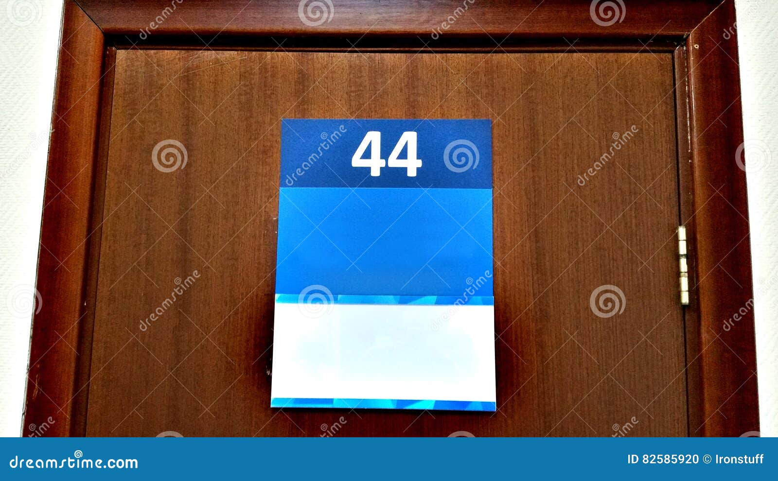 Tecken Med Nummer Och Utan Text Arkivfoto - Bild av inre, dörr: 82585920