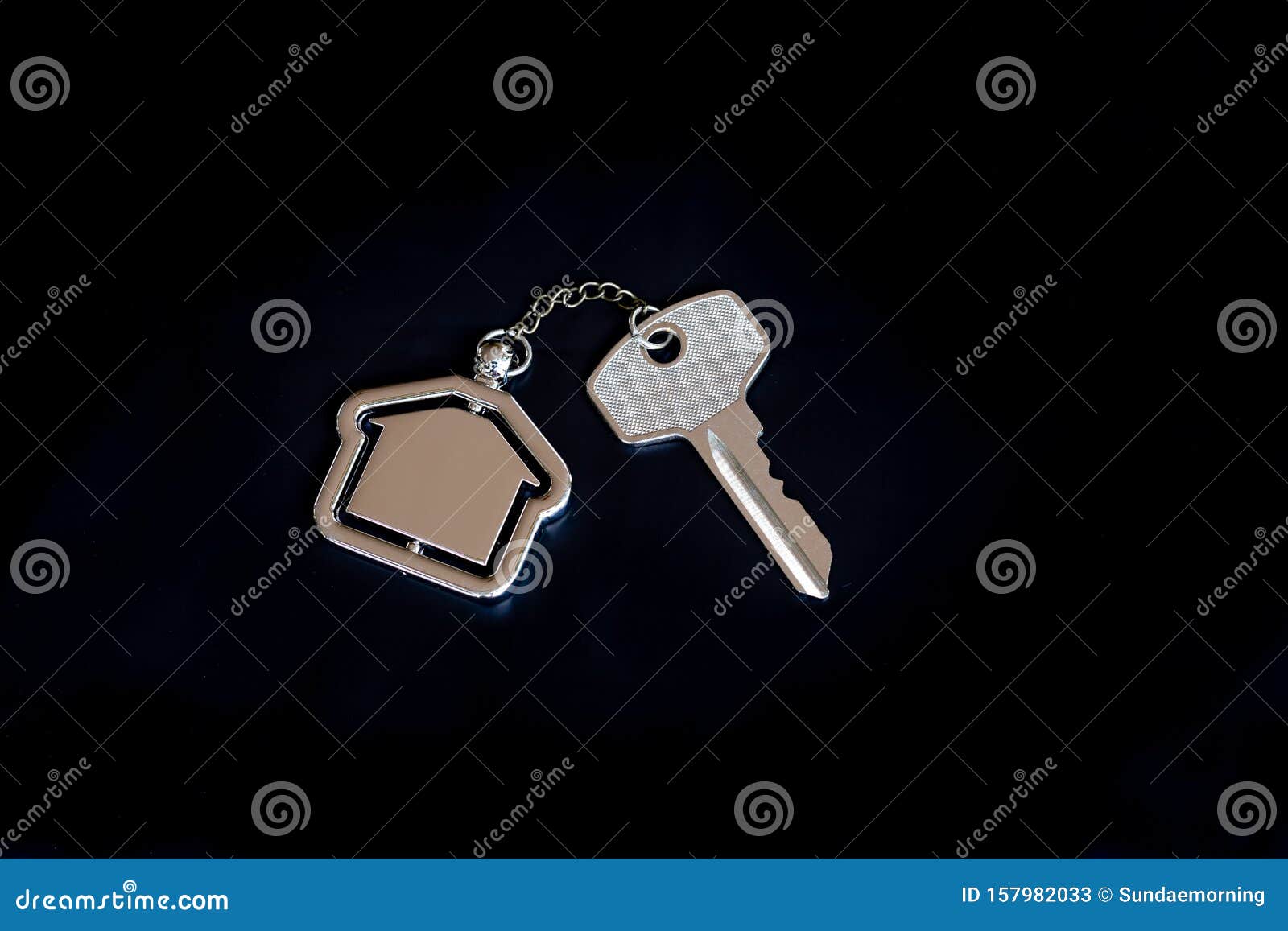 Tecla House Com Teclado Interno Em Fundo Preto Imagem de Stock - Imagem ...