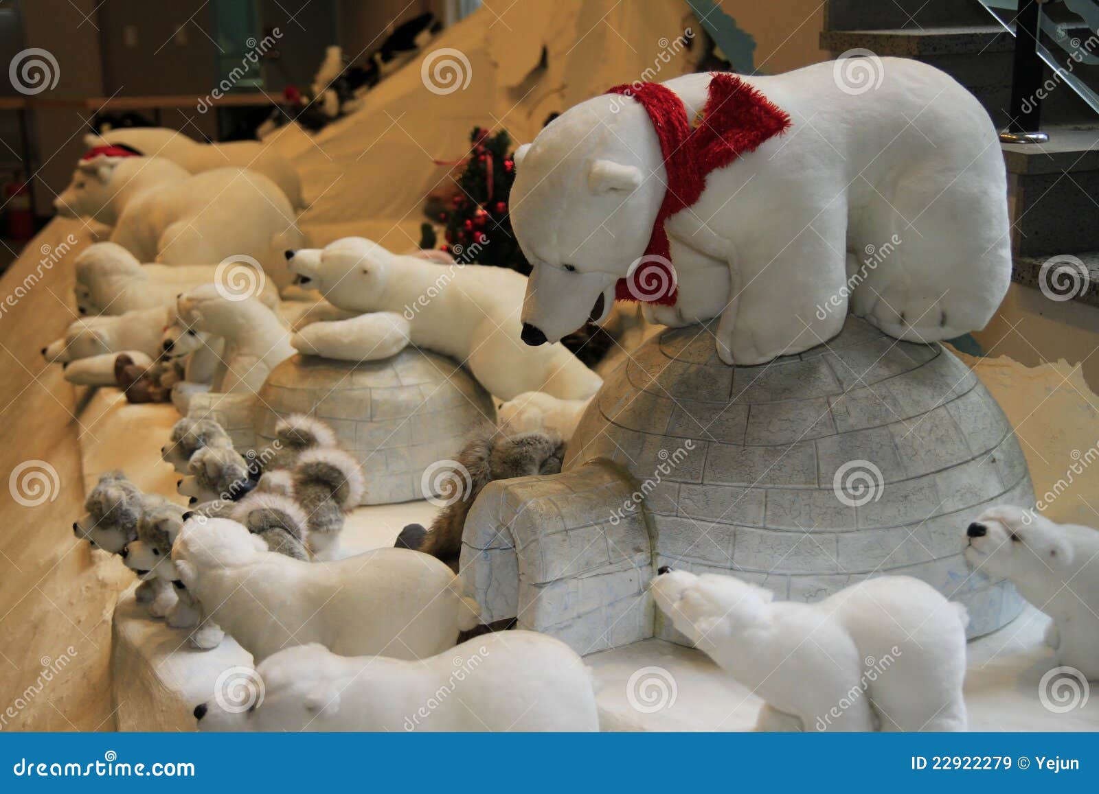 TEDDY BEAR MUSEUM editorial stock image. Image of landmark - 22922279