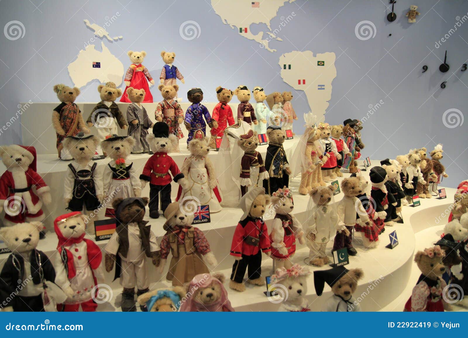 TEDDY BEAR MUSEUM editorial stock image. Image of lovely - 22922419