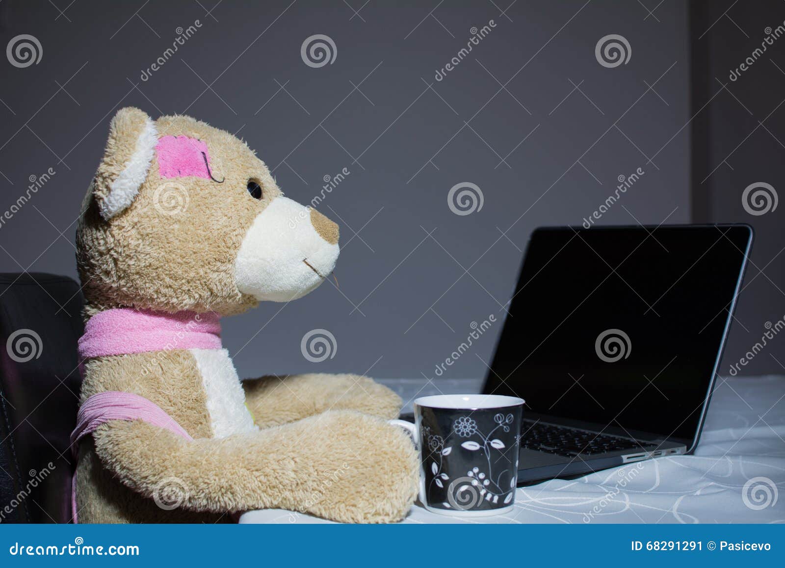 Teddy Bear Toy on the Table Stock Image - Image of animal, happy: 68291291
