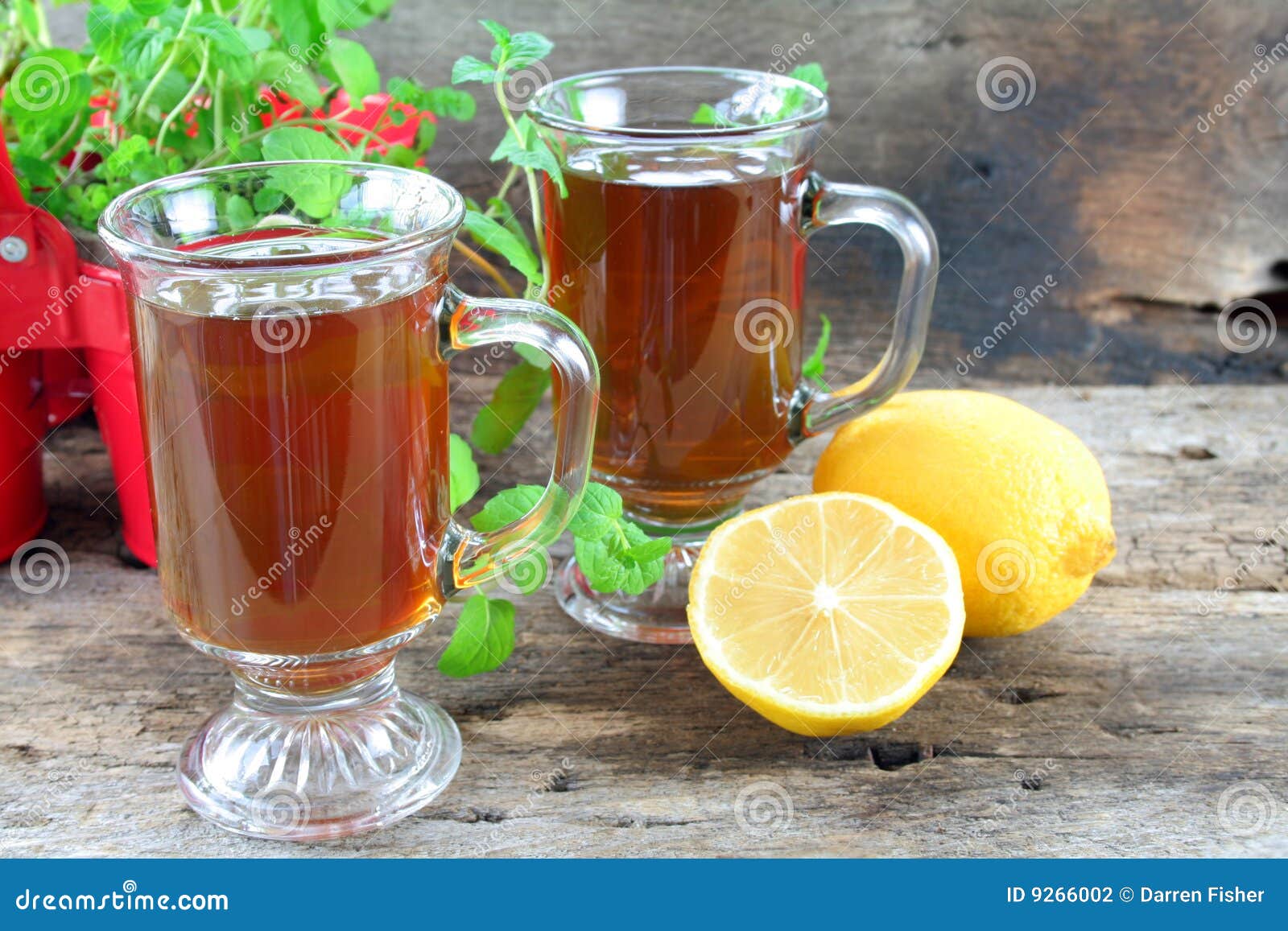 Tee stockfoto. Bild von geschirr, blätter, frühstück, nachricht - 9266002