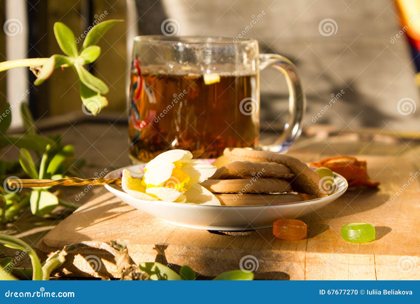 Tee Mit Blume Und Kekse Boho Art Stockfoto - Bild von backen, blume ...