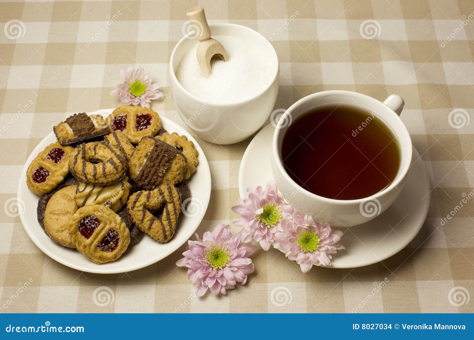 Tee Und Kekse Bild. Bild: 8027034