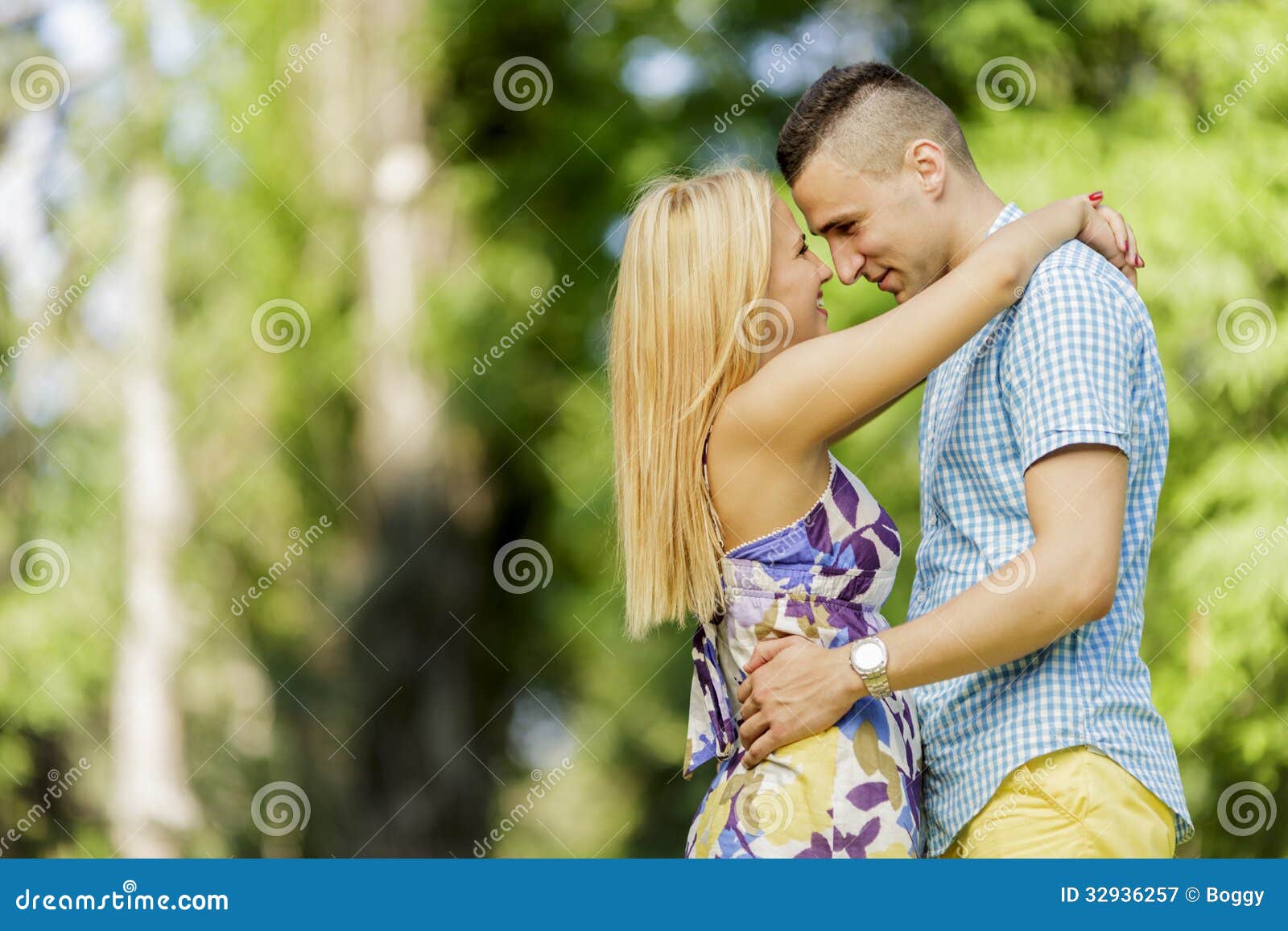 Teen couple in the park stock image. Image of beautiful - 32936257