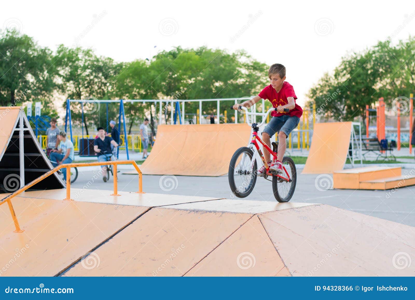 Teen rides a bmx editorial photo. Image of hobby, jump - 94328366