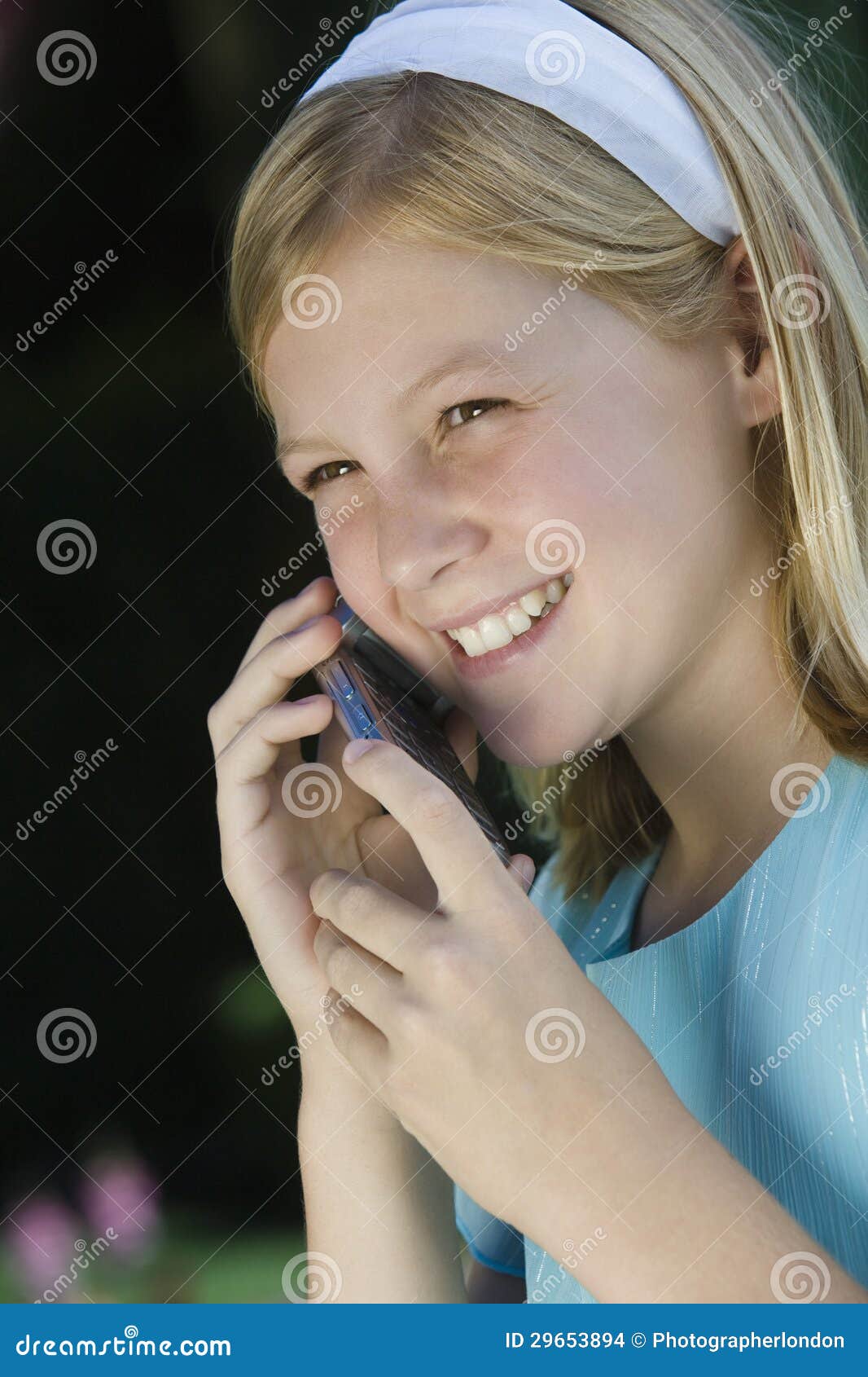 Teenage Girl Using Cell Phone Stock Photo - Image of girl, smiling ...