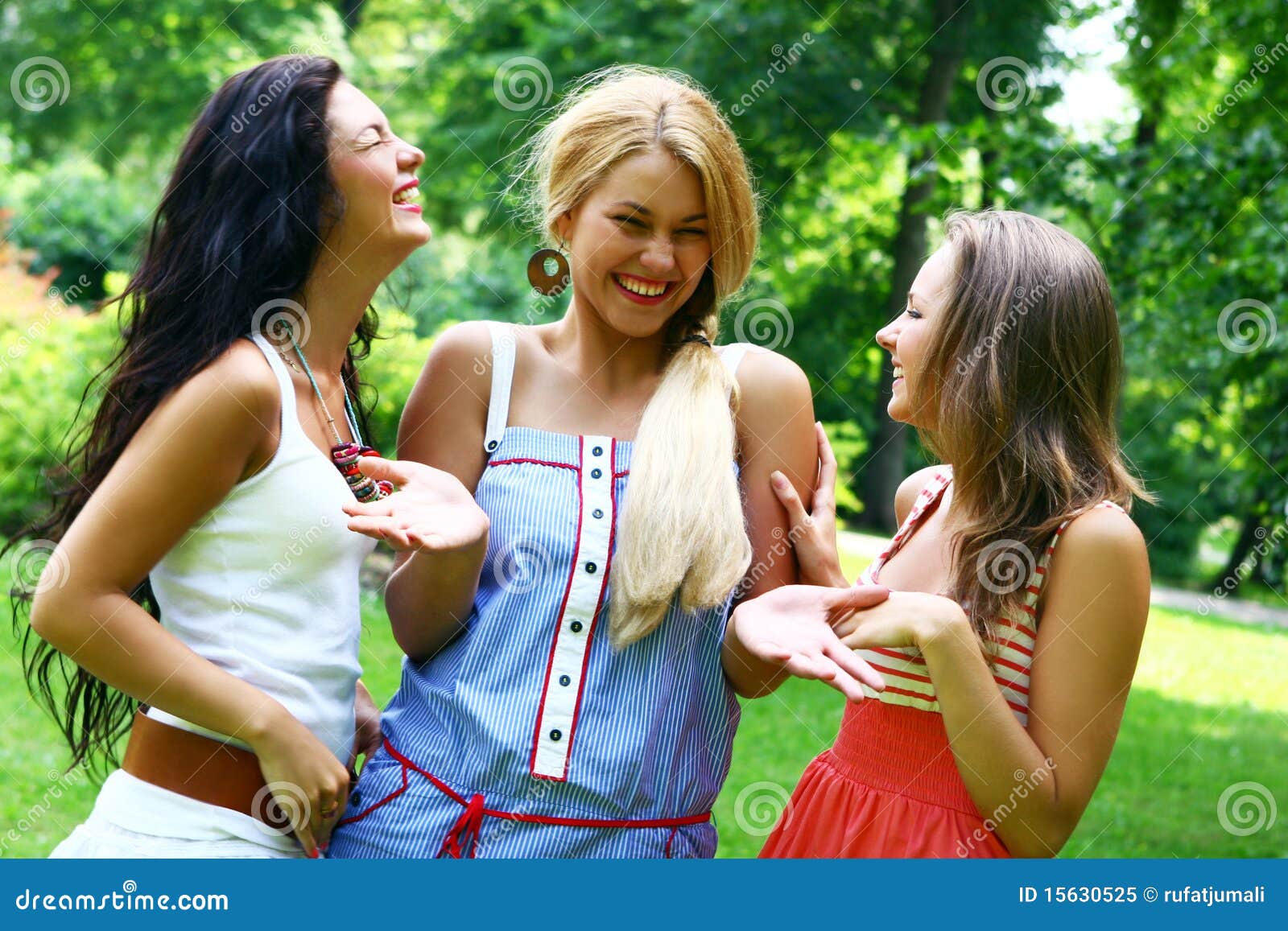 Teenagers Group in the Park Stock Image - Image of girl, beauty: 15630525