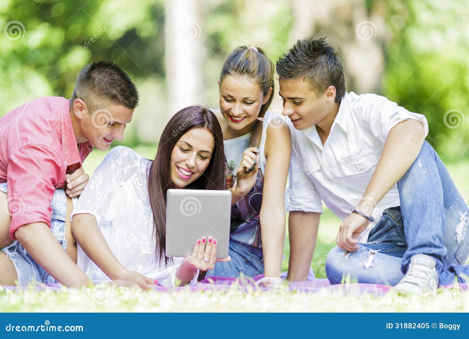Teenagers in the park stock image. Image of entertainment - 31882405