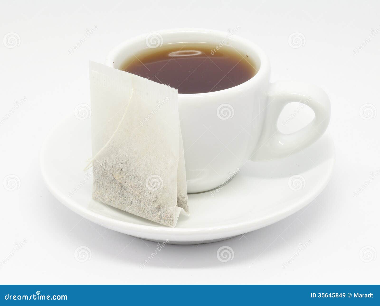 Teetasse mit Teebeutel stockbild. Bild von becher, gesund - 35645849