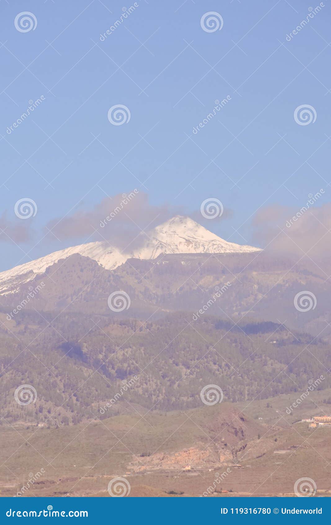 Teide nevado del montaje foto de archivo. Imagen de aventura - 119316780