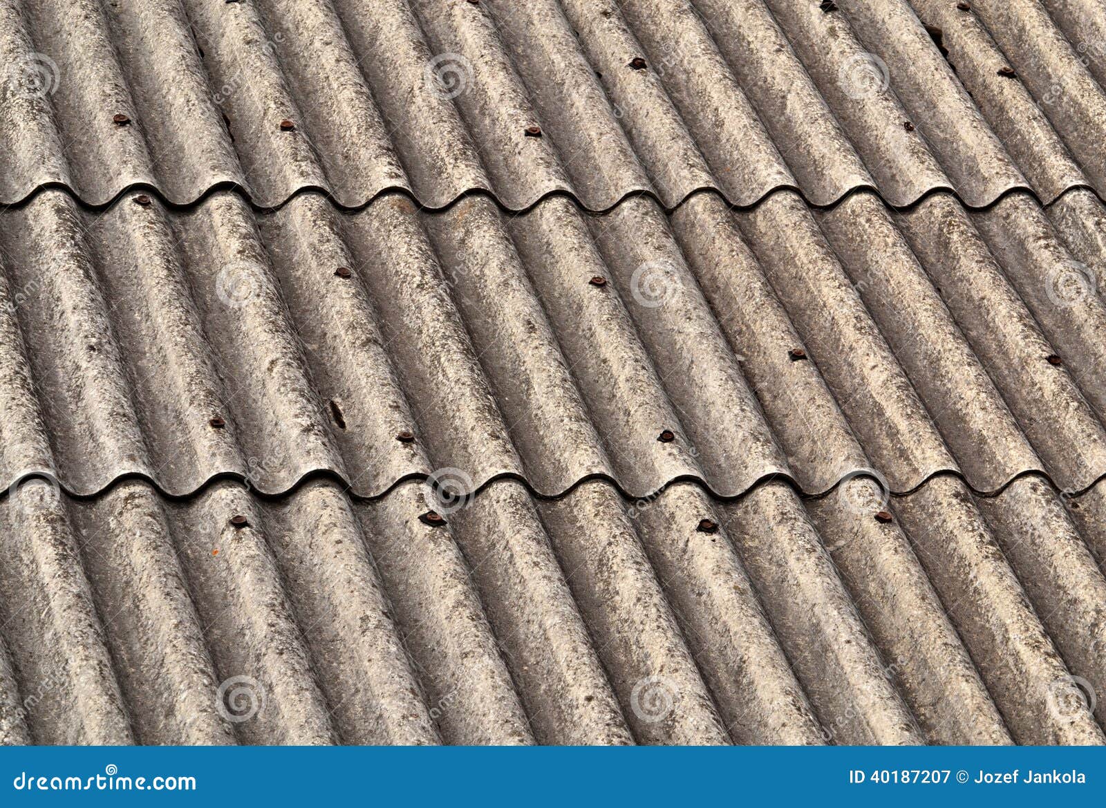 Tejado de Eternit imagen de archivo. Imagen de panel - 40187207