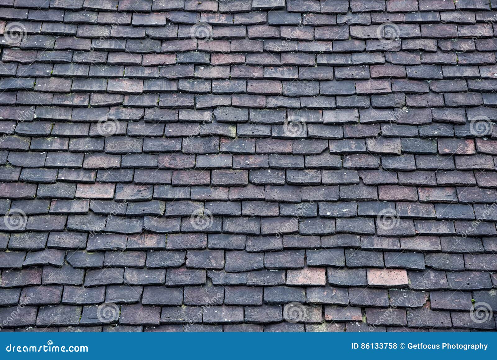 Tejado Hecho De Las Tejas De Piedra Foto de archivo - Imagen de textura ...