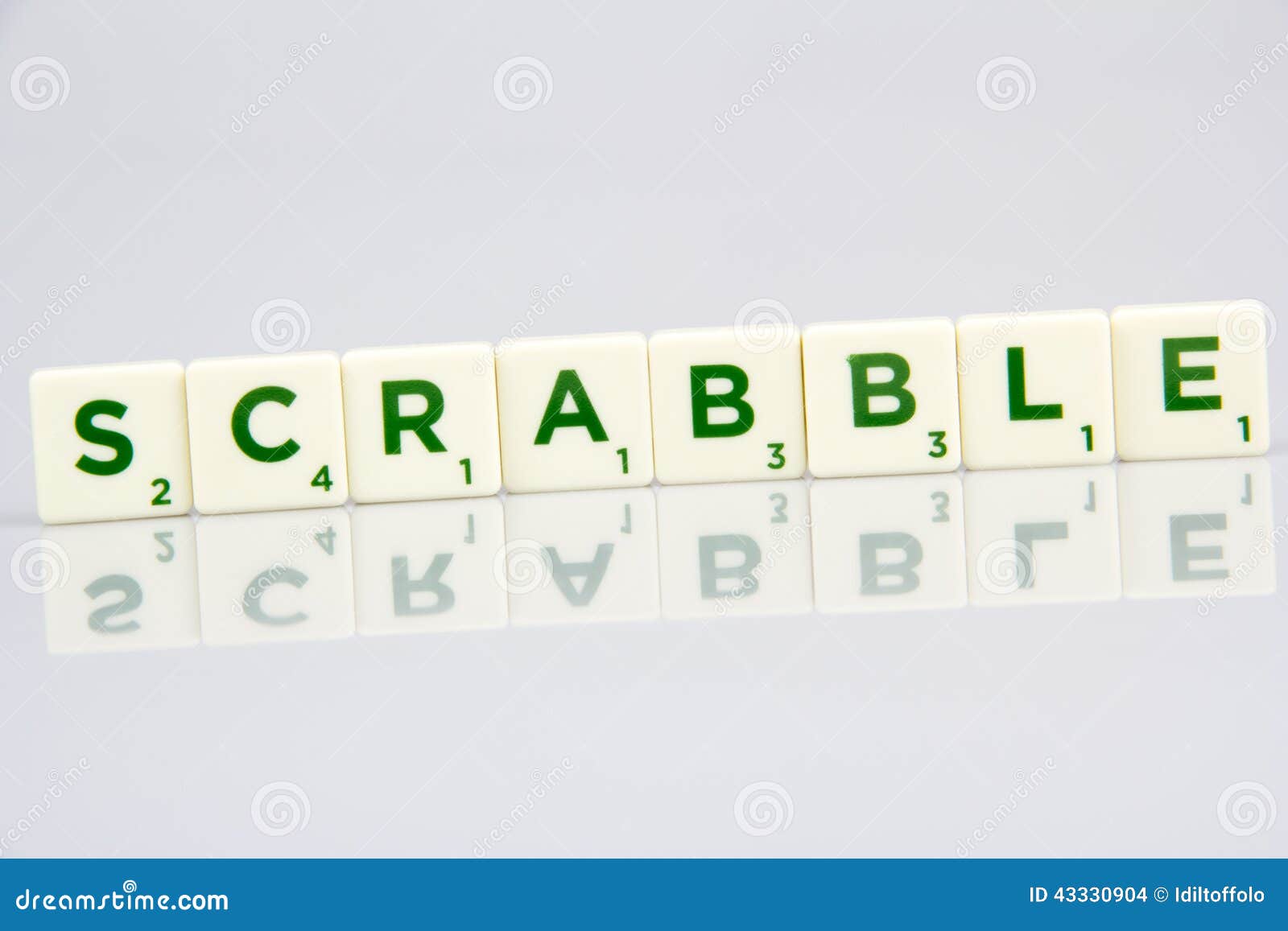 Tejas De La Letra Del Scrabble Imagen de archivo editorial - Imagen de ...