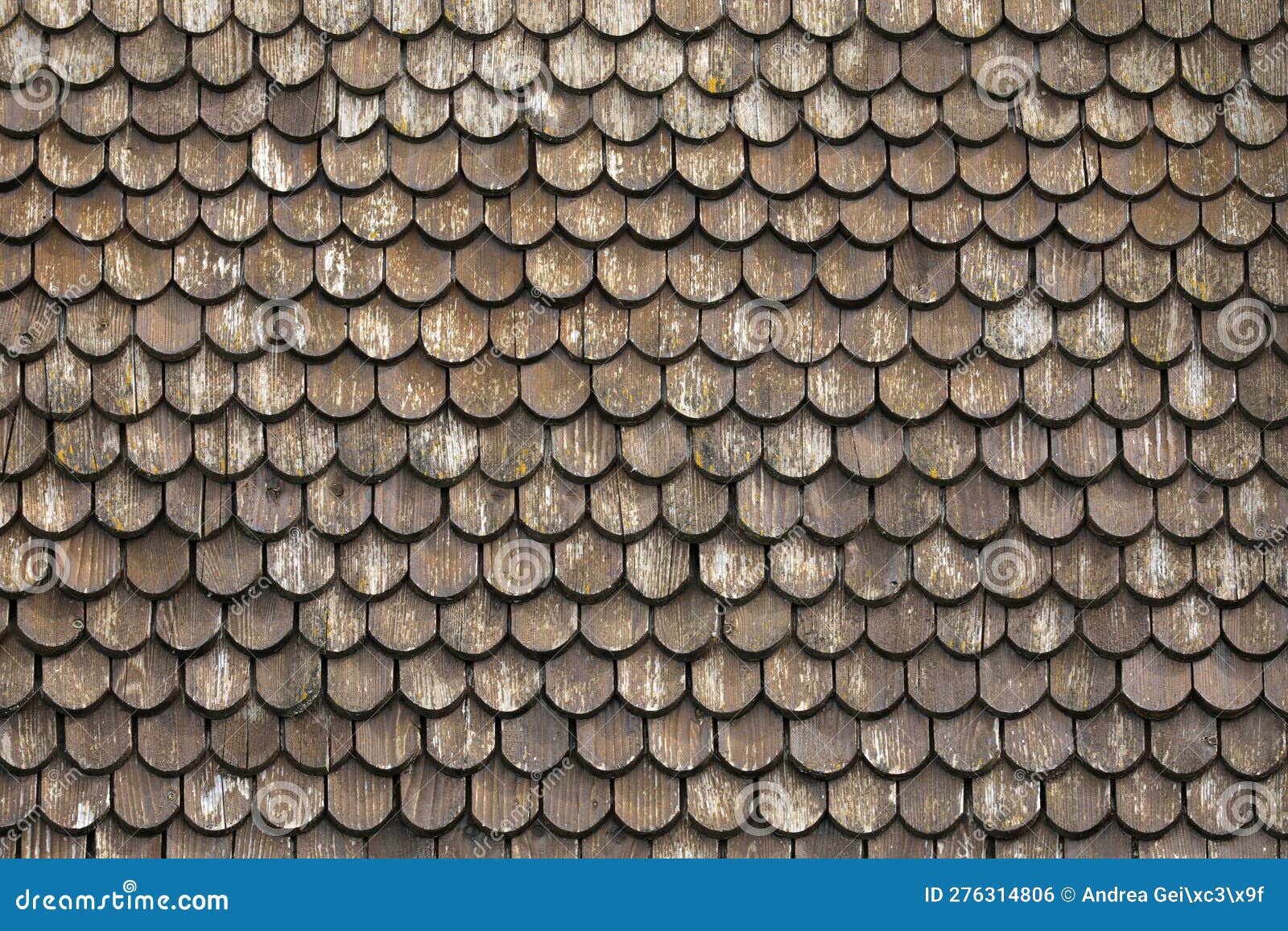 Tejas de techo de madera foto de archivo. Imagen de ladrillo - 276314806