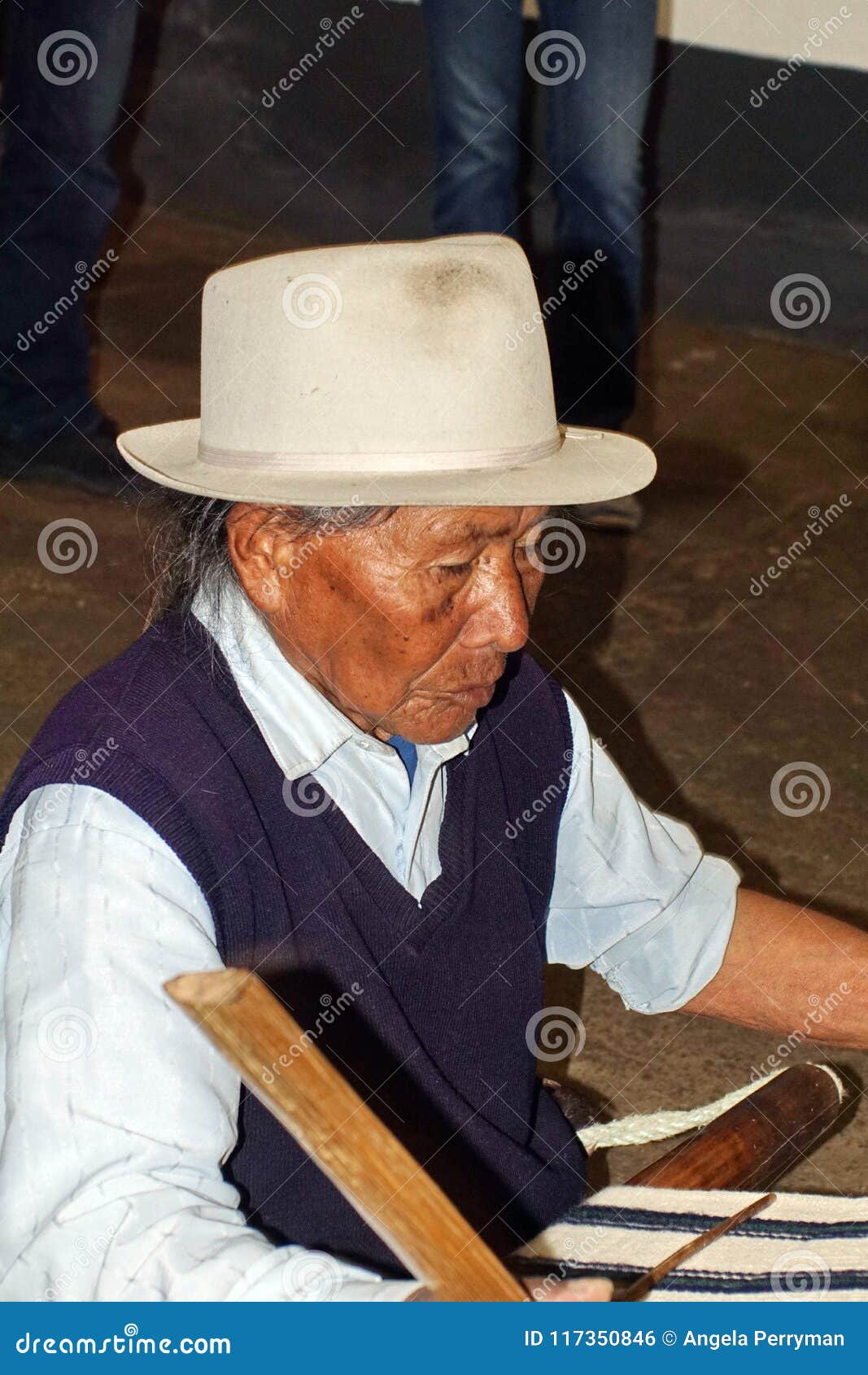 Tejedor mayor en Ecuador foto editorial. Imagen de departamento - 117350846