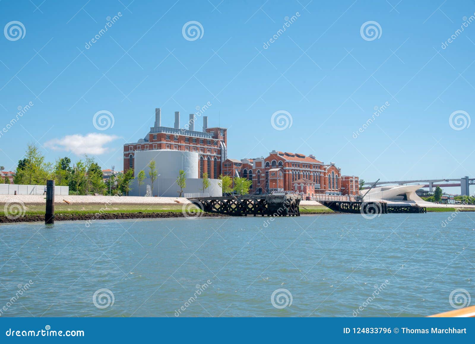 Tejo Power Station - Museo De La Electricidad Foto de archivo - Imagen ... Tejo Power Station - Museo De La Electricidad Foto de archivo - Imagen ...