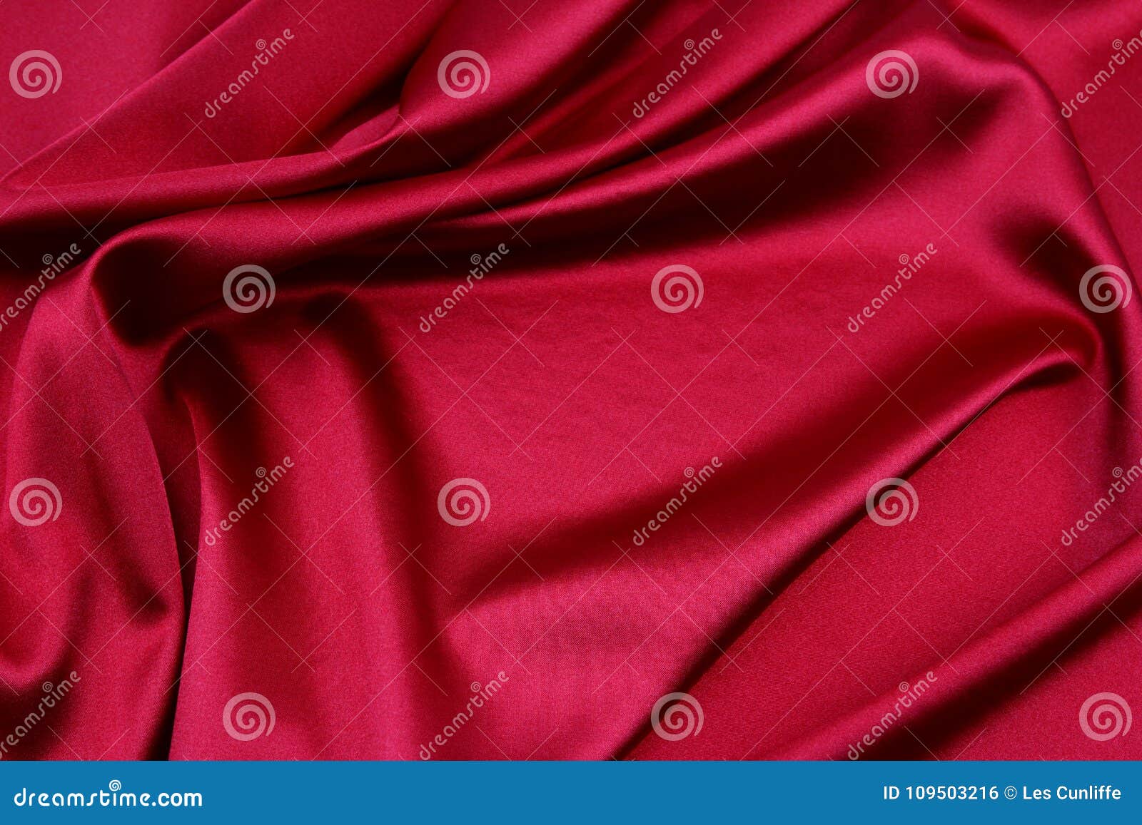 Tela de seda roja foto de archivo. Imagen de fondo, seda - 109503216