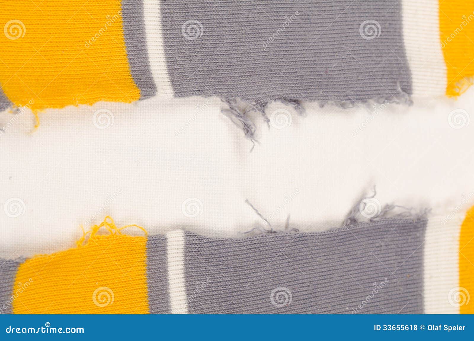 Tela rasgada foto de archivo. Imagen de camisa, franja - 33655618