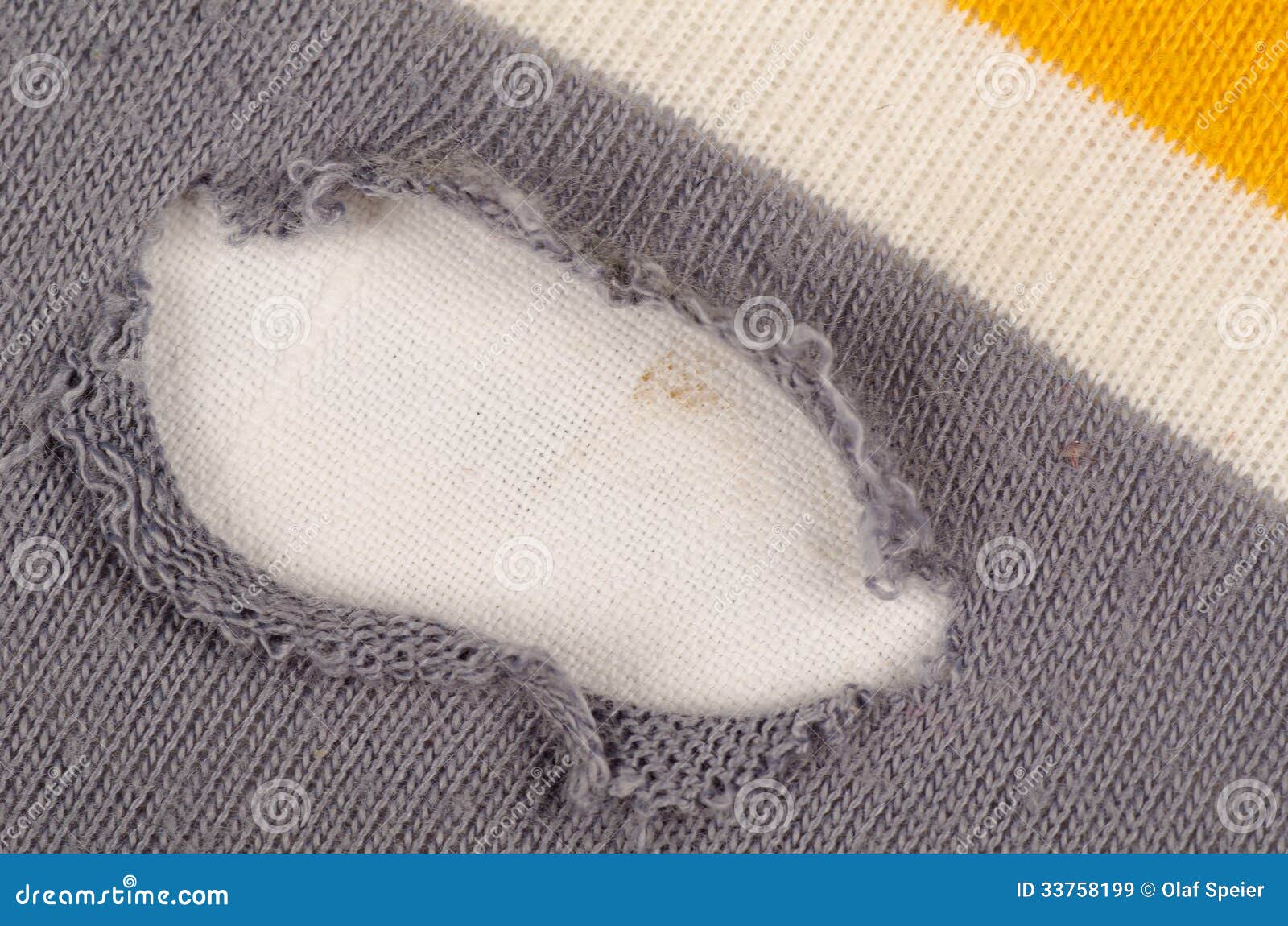 Tela rasgada imagem de stock. Imagem de tela, pano, danificado - 33758199