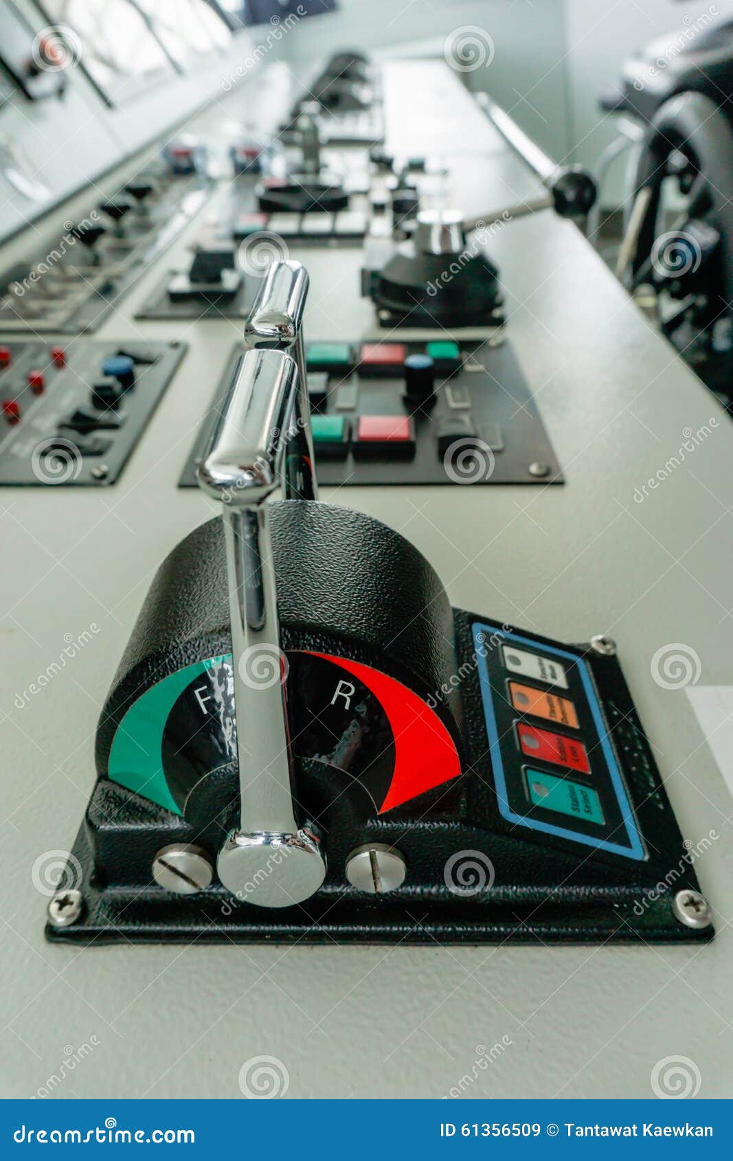 Telagraph en el panel imagen de archivo. Imagen de adelantar - 61356509