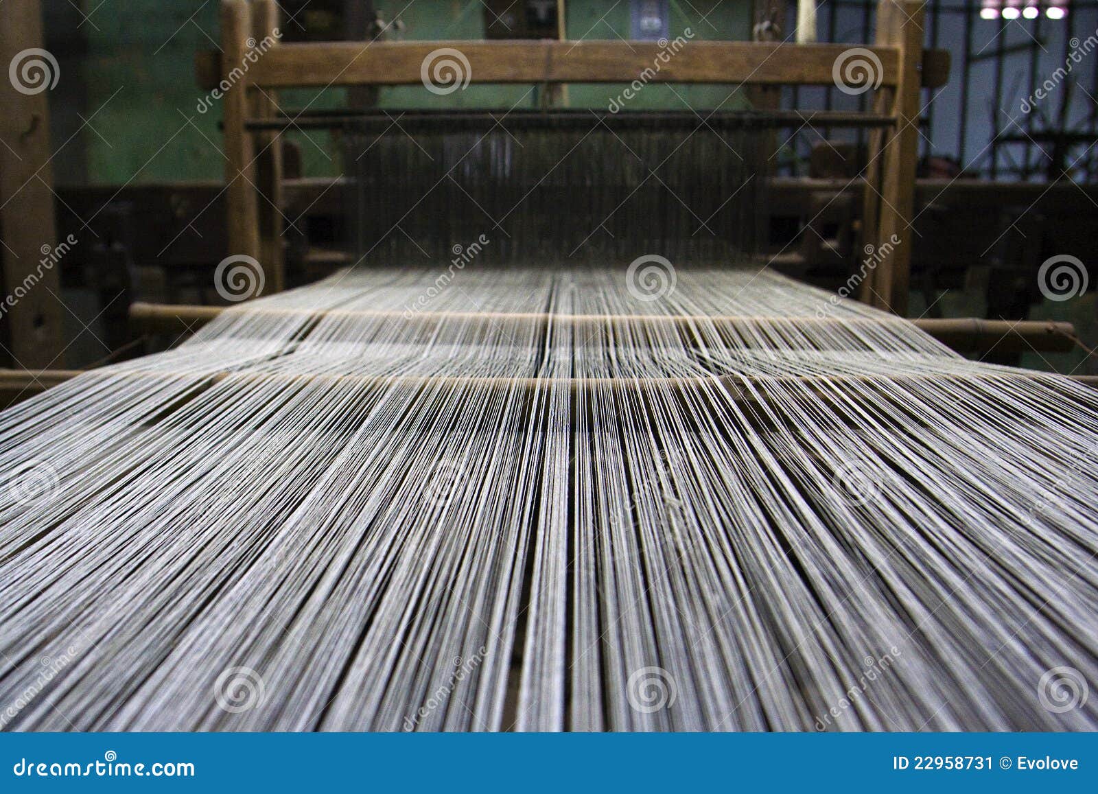 Telar De Seda De La Producción Imagen de archivo - Imagen de detallado ...