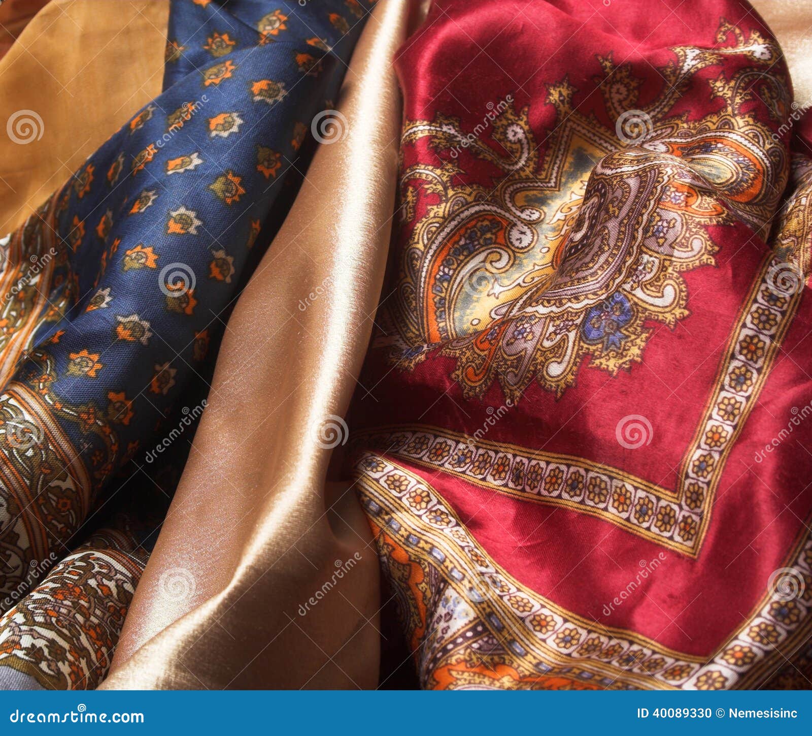 Telas de seda foto de archivo. Imagen de nudo, material - 40089330