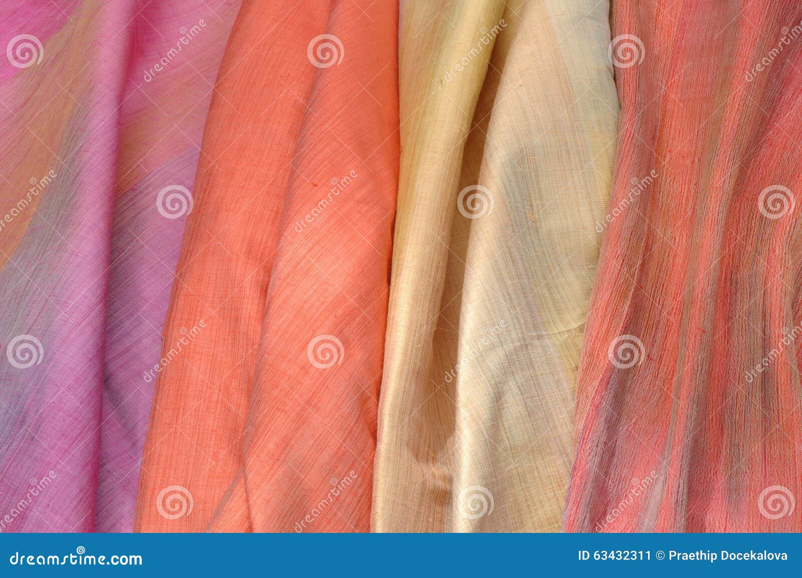 Telas de seda imagen de archivo. Imagen de handmade, estudio - 63432311