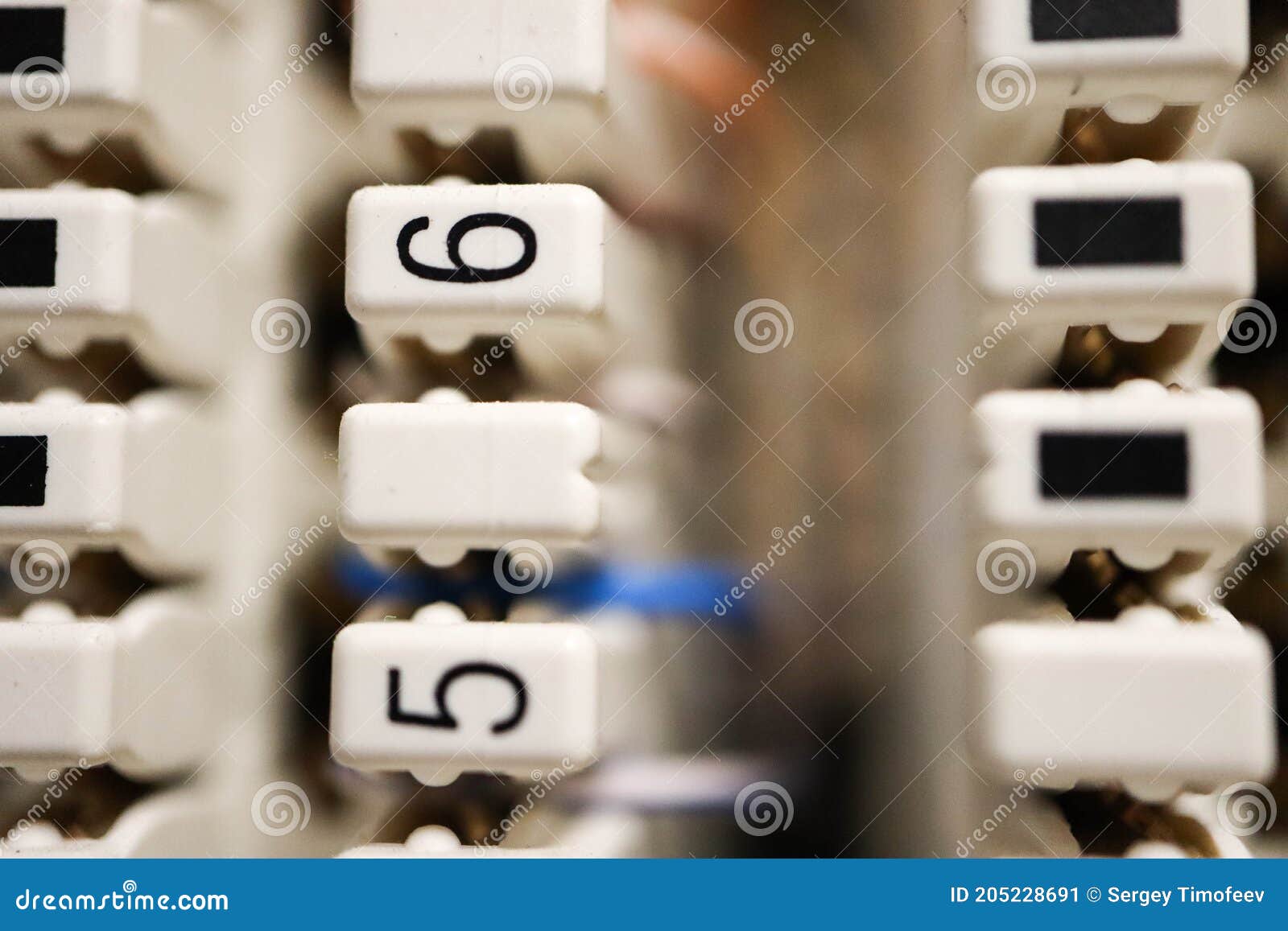 Telecom Quick Connect Punchdown Blocks with Colorful Solid Copper ...