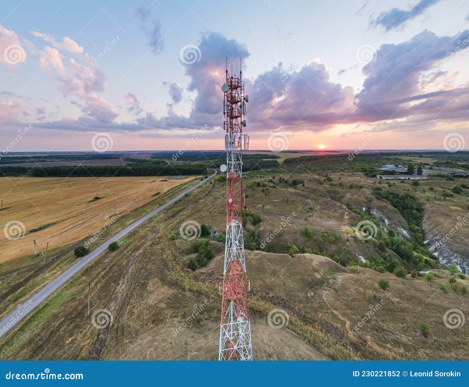 Telecom Tower Witn 4G Network, Telecomunication Base Station Stock ...