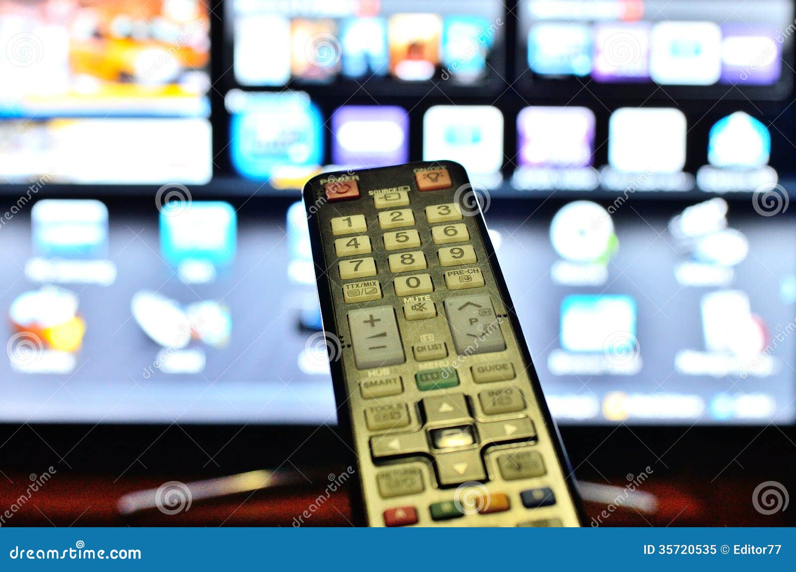 Telecomando della TV immagine stock. Immagine di immagine - 35720535