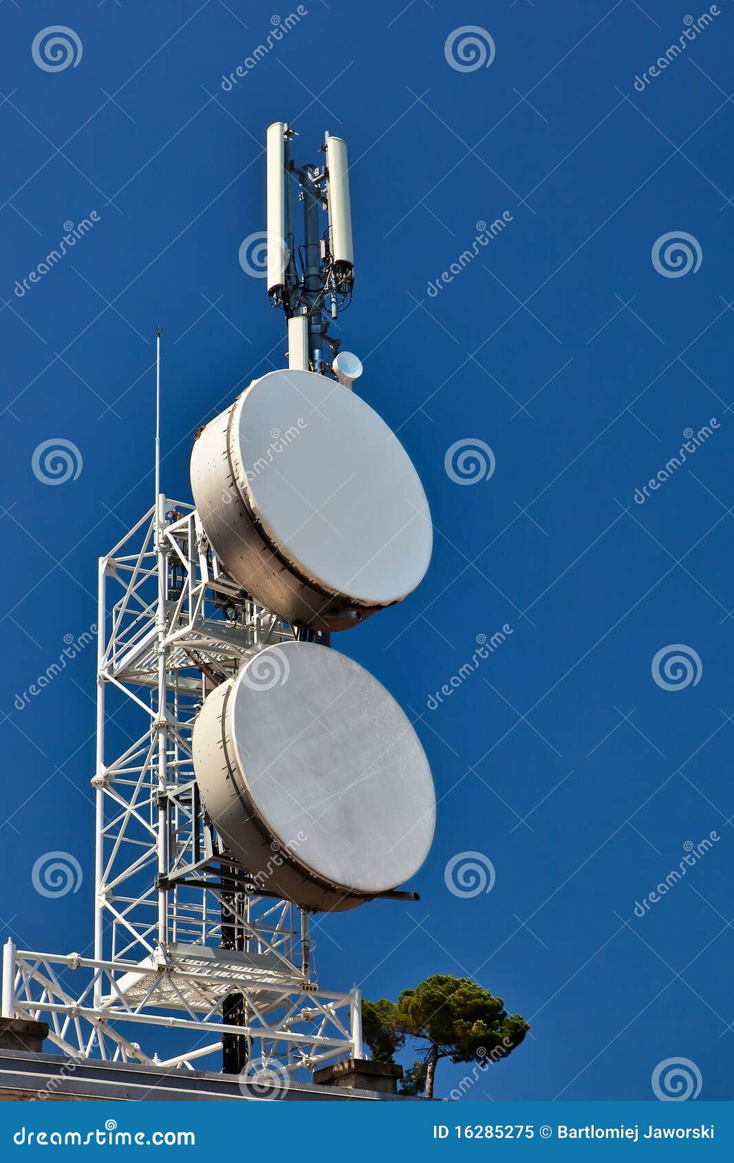 Telecommunication mast. stock image. Image of blue, receiver - 16285275