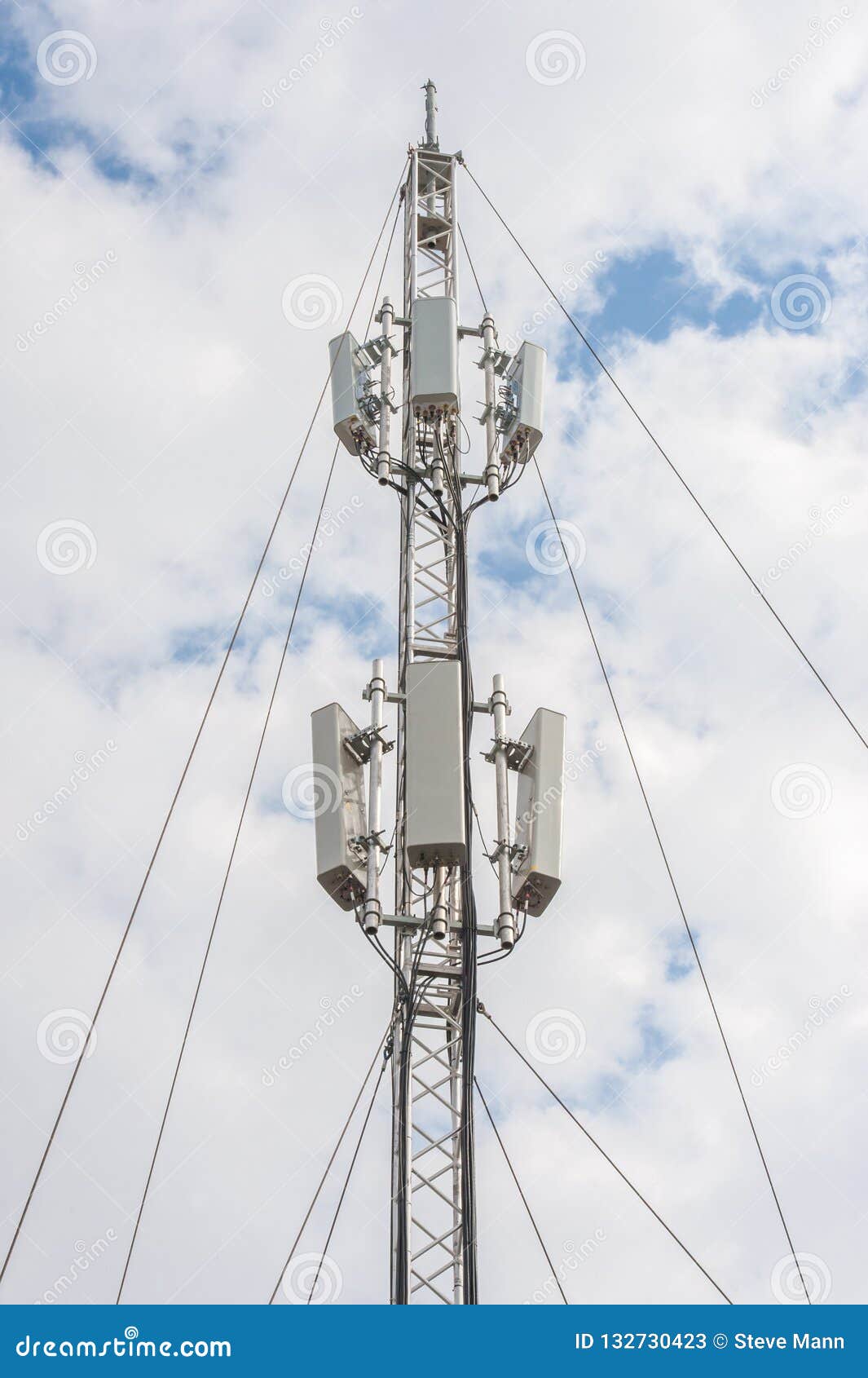 Telecommunications mast stock image. Image of broadcasting - 132730423