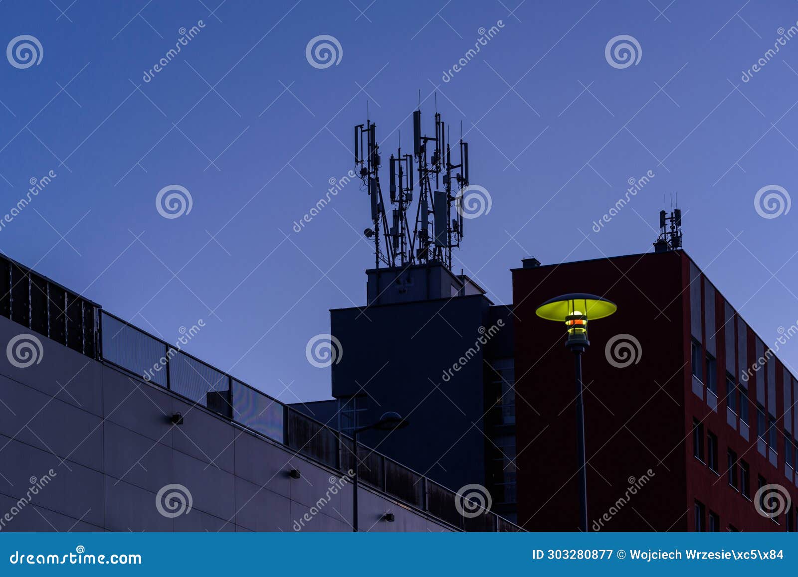 TELECOMMUNICATIONS NETWORK stock image. Image of roof - 303280877