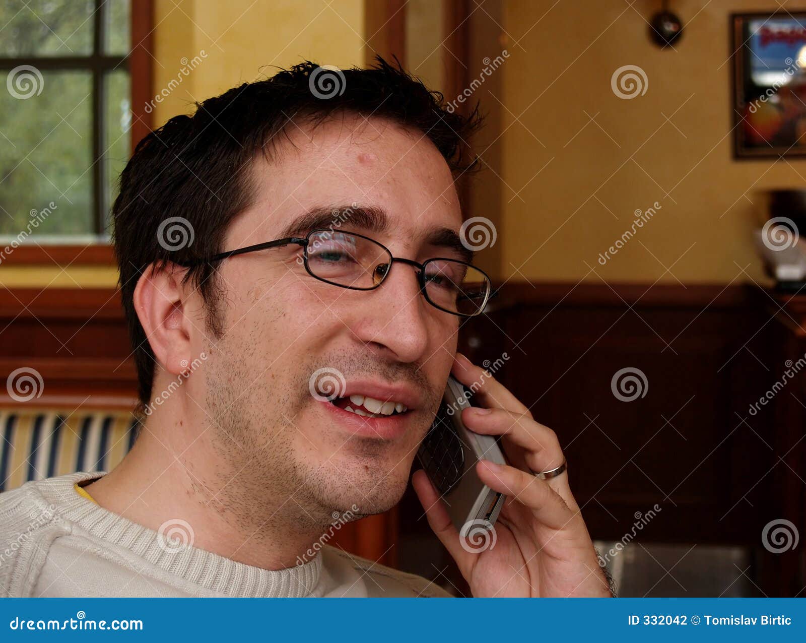 Telefon-Aufruf stockfoto. Bild von kommunikationen, porträts - 332042