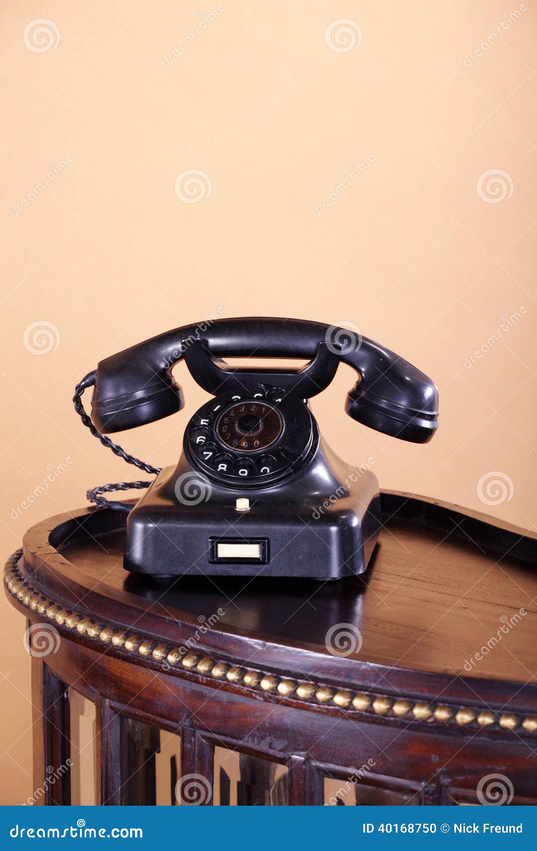 Telefone Antigo Velho Bonito Foto de Stock - Imagem de envelhecido ...