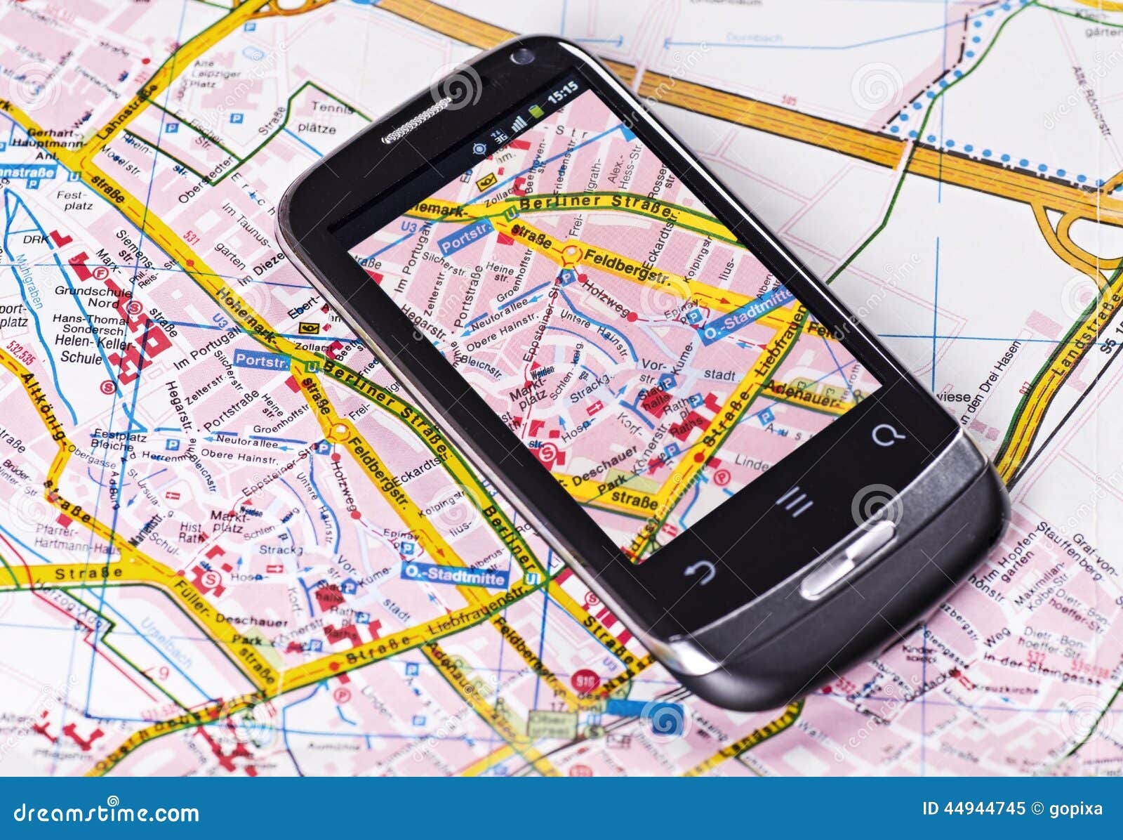 Telefone Celular Com Mapa De Estradas Imagem de Stock - Imagem de ...