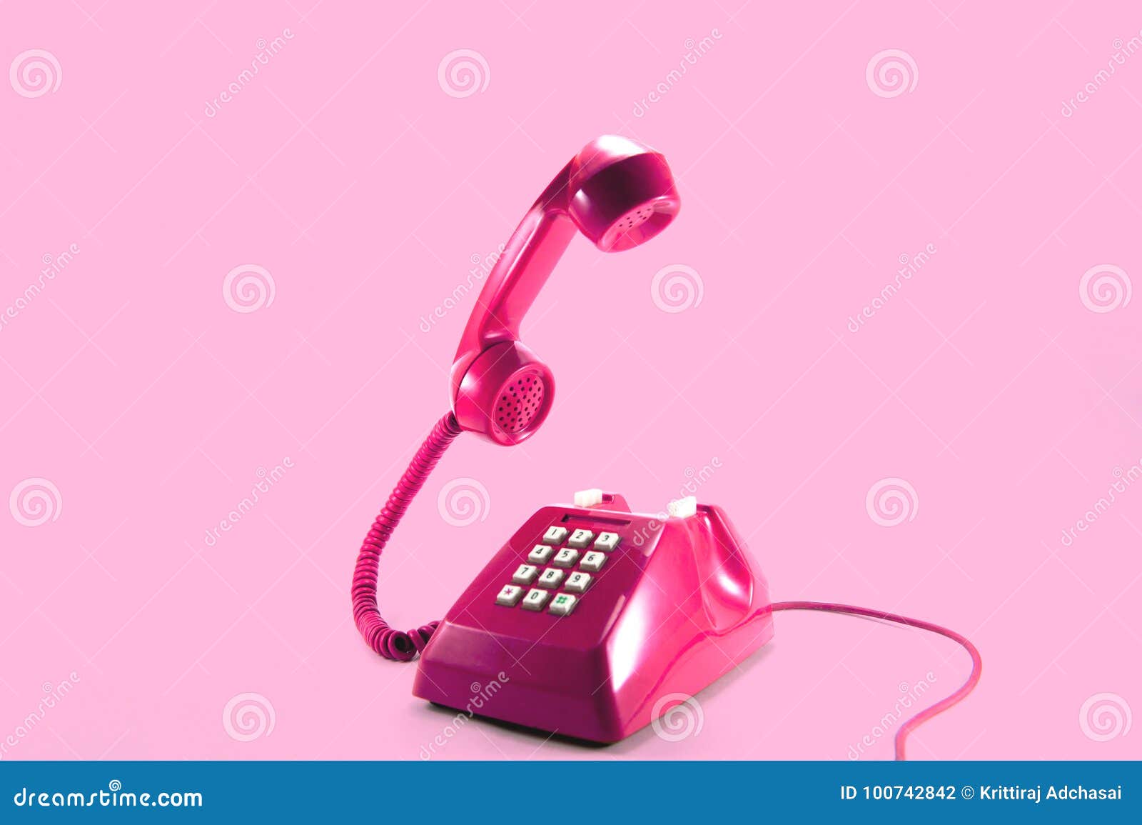 Telefone cor-de-rosa foto de stock. Imagem de retro - 100742842