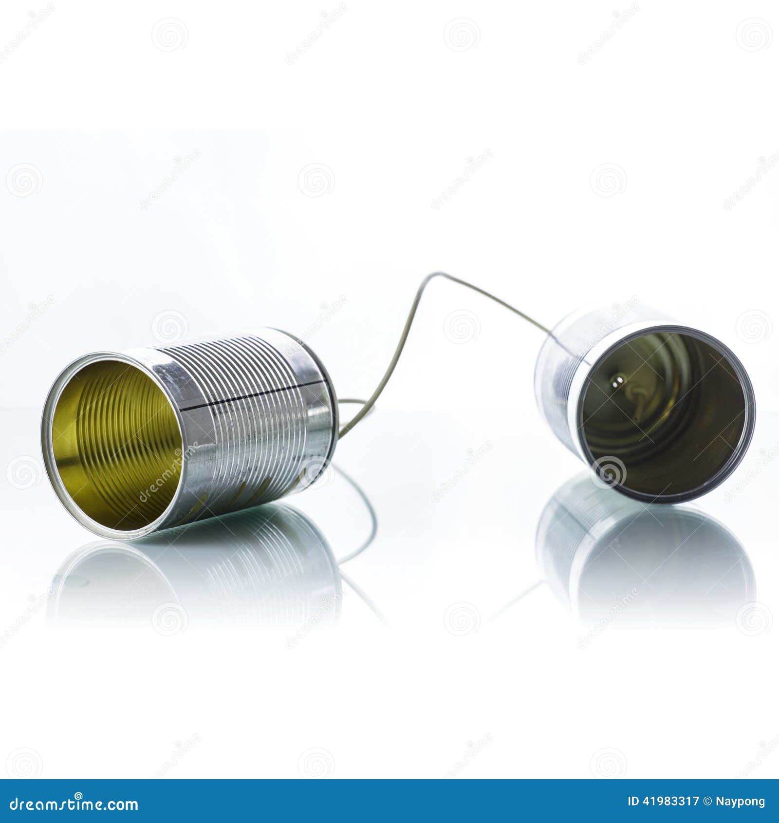 Telefone das latas de lata imagem de stock. Imagem de metal - 41983317