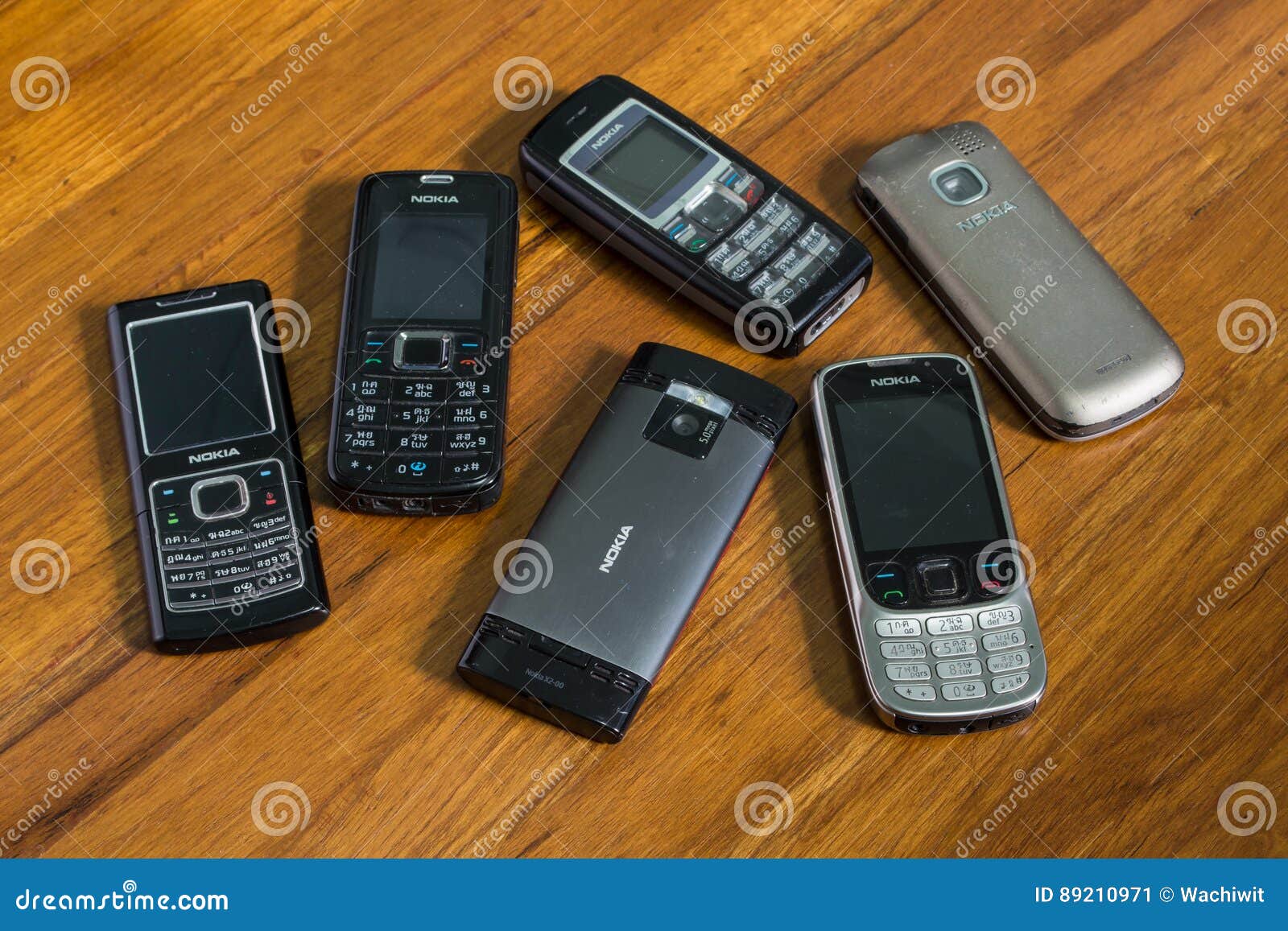 Telefoni Cellulari Di Nokia Fotografia Editoriale - Immagine di ...