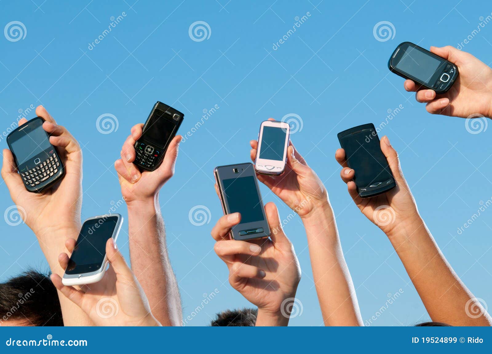 Telefoni mobili moderni immagine stock. Immagine di allegro - 19524899