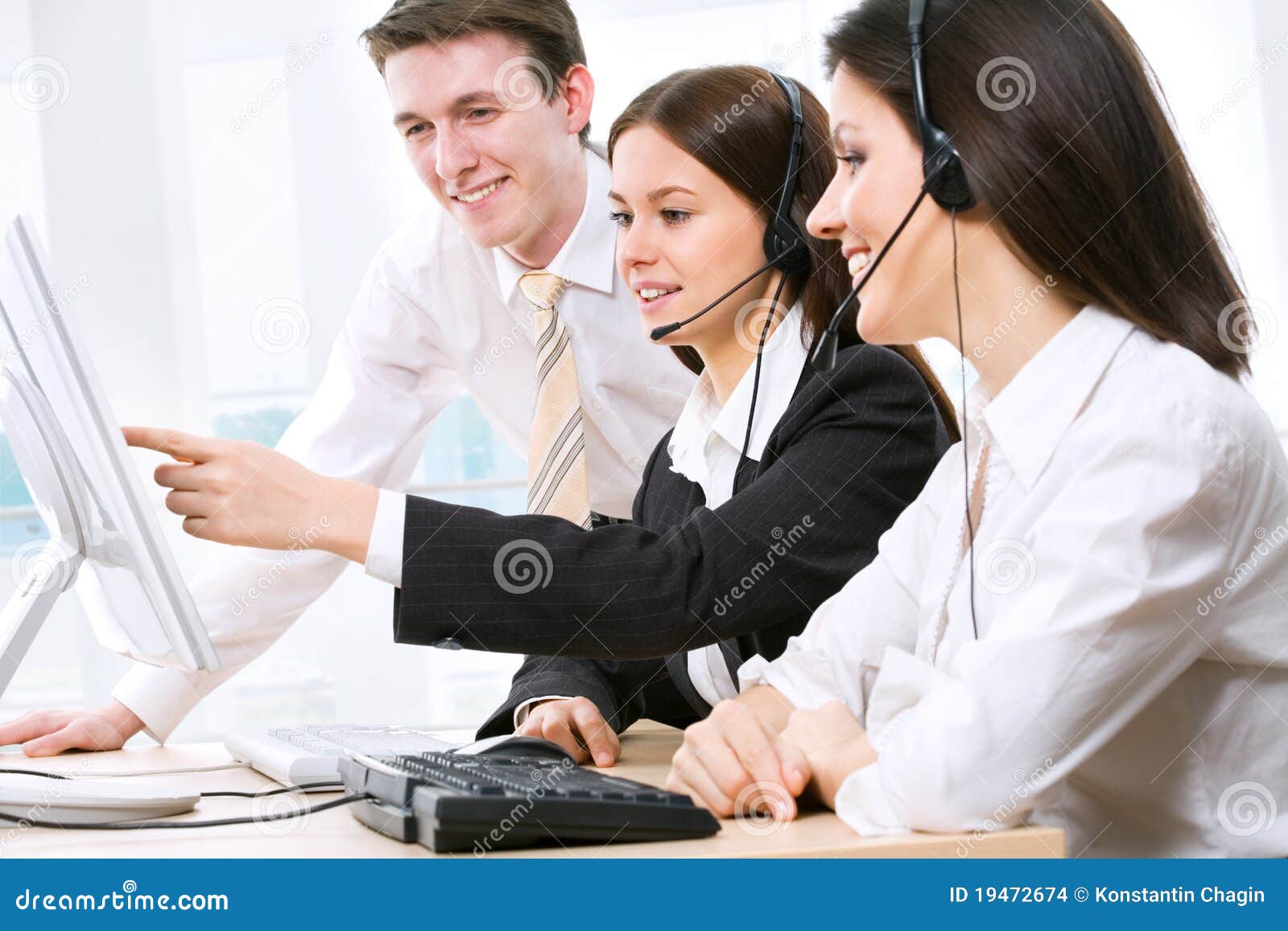 Telefonistas foto de archivo. Imagen de secretaria, recepcionista ...