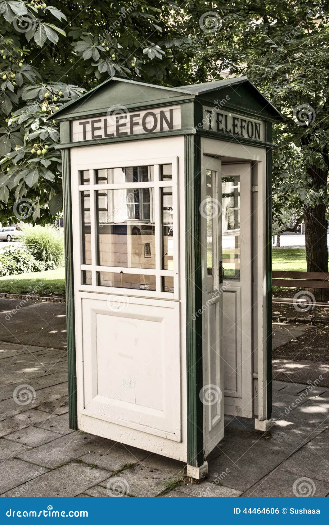 Telefooncel stock foto. Image of republiek, retro, europa - 44464606