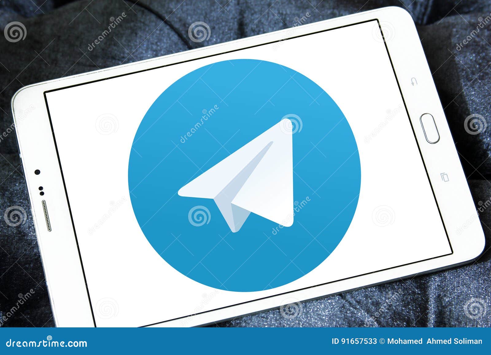 Telegram logo editorial stock photo. Image of logos, phones - 91657533