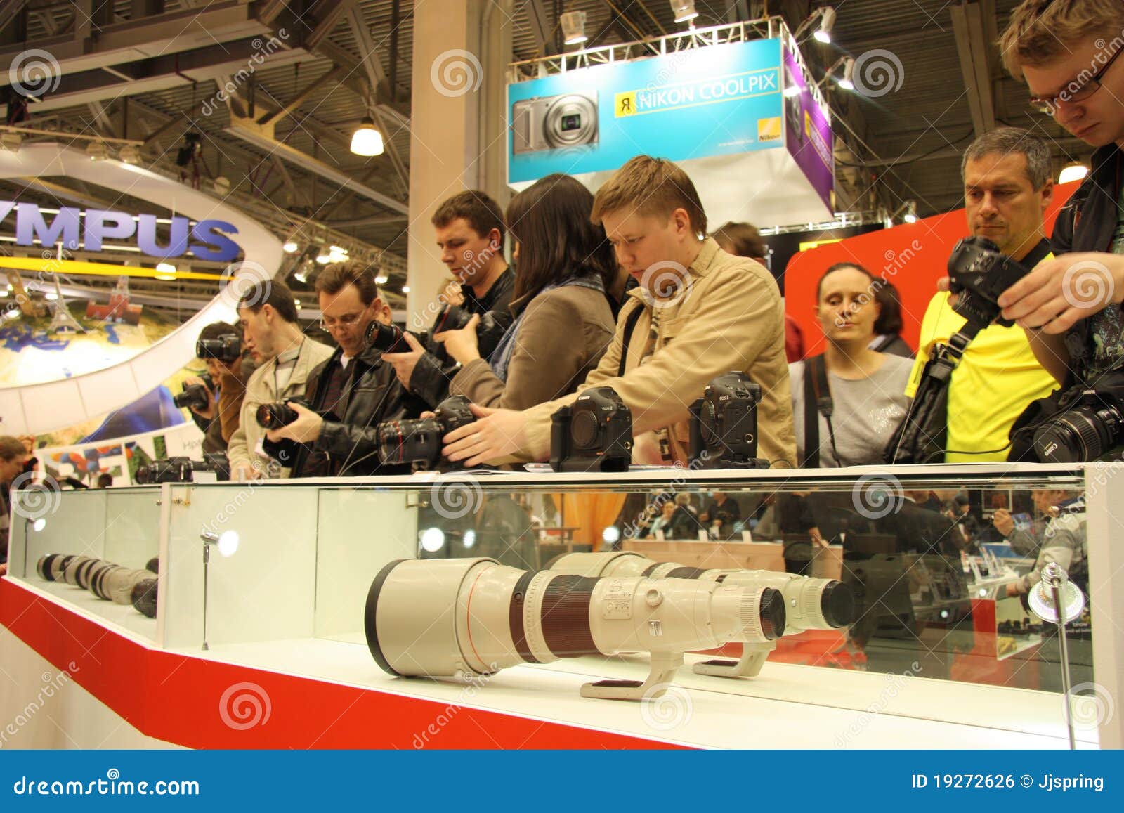 Teleobjective lens editorial photo. Image of exhibiting - 19272626